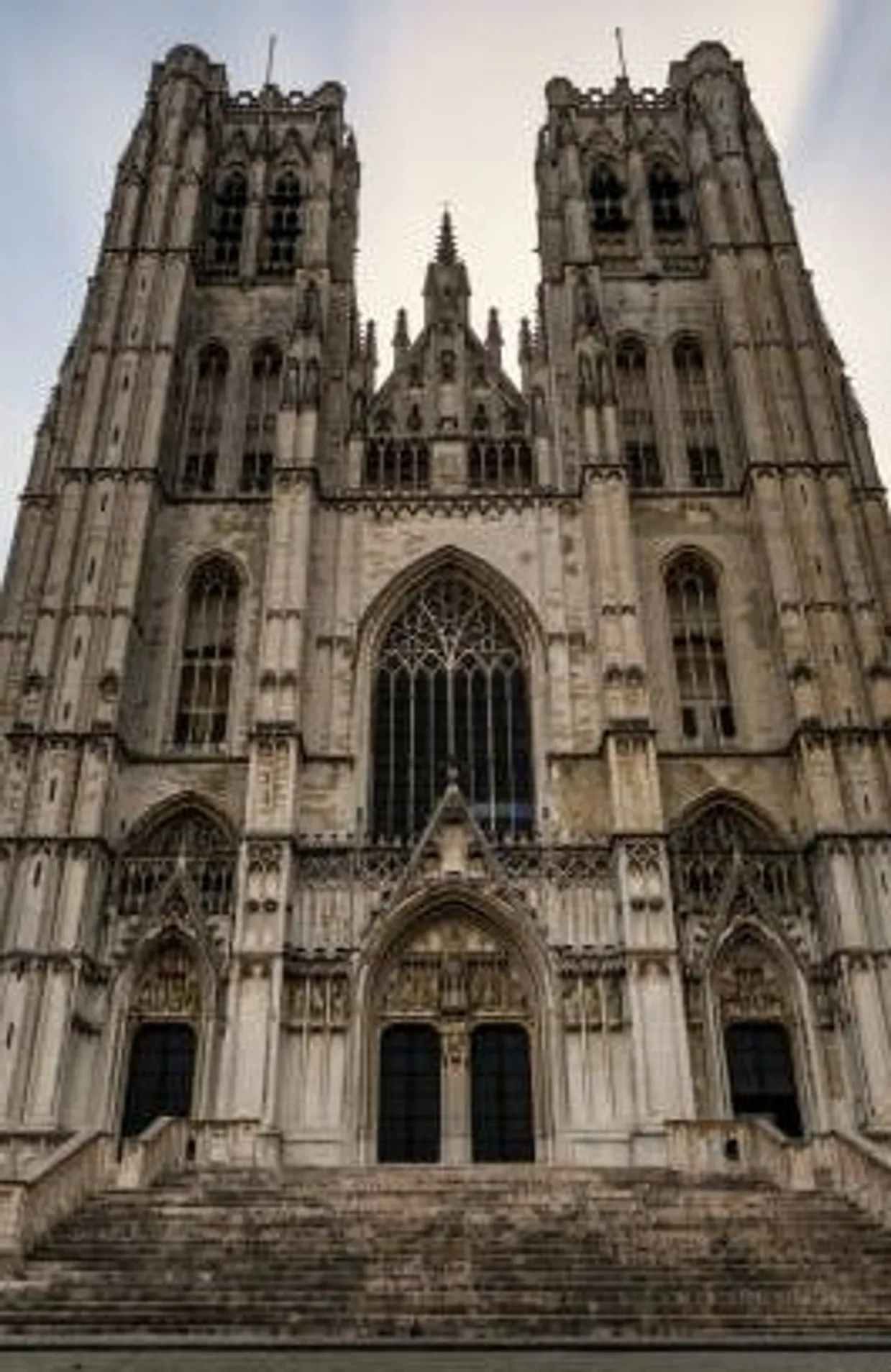 Une messe solennelle lance les 800 ans de la cathédrale Saints-Michel ...