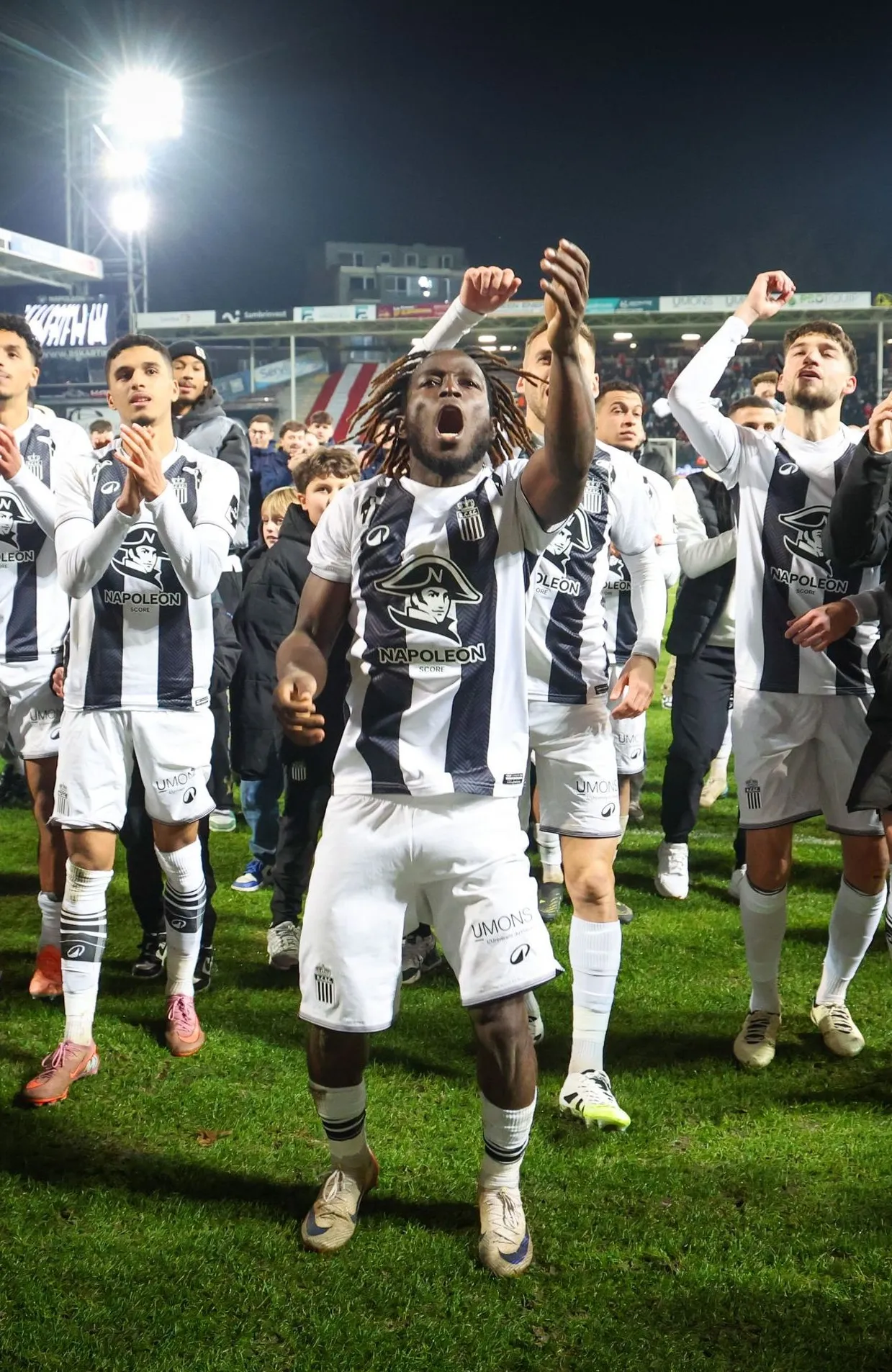 Pro League : incapable de marquer et piégé par Kanga, le Standard coule ...