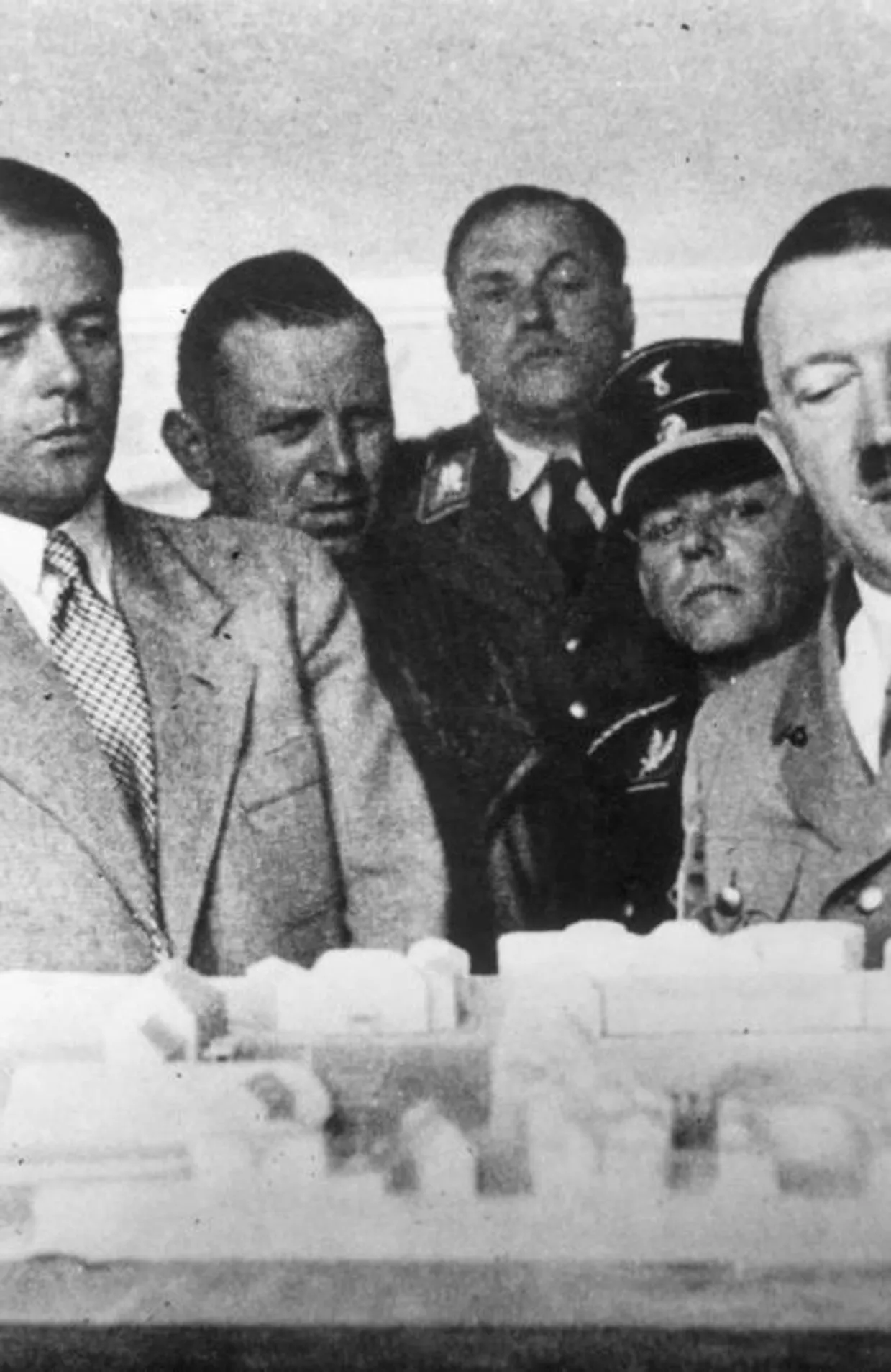 Hindenburg et Hugenberg : comment un président autoritaire et un magnat ...