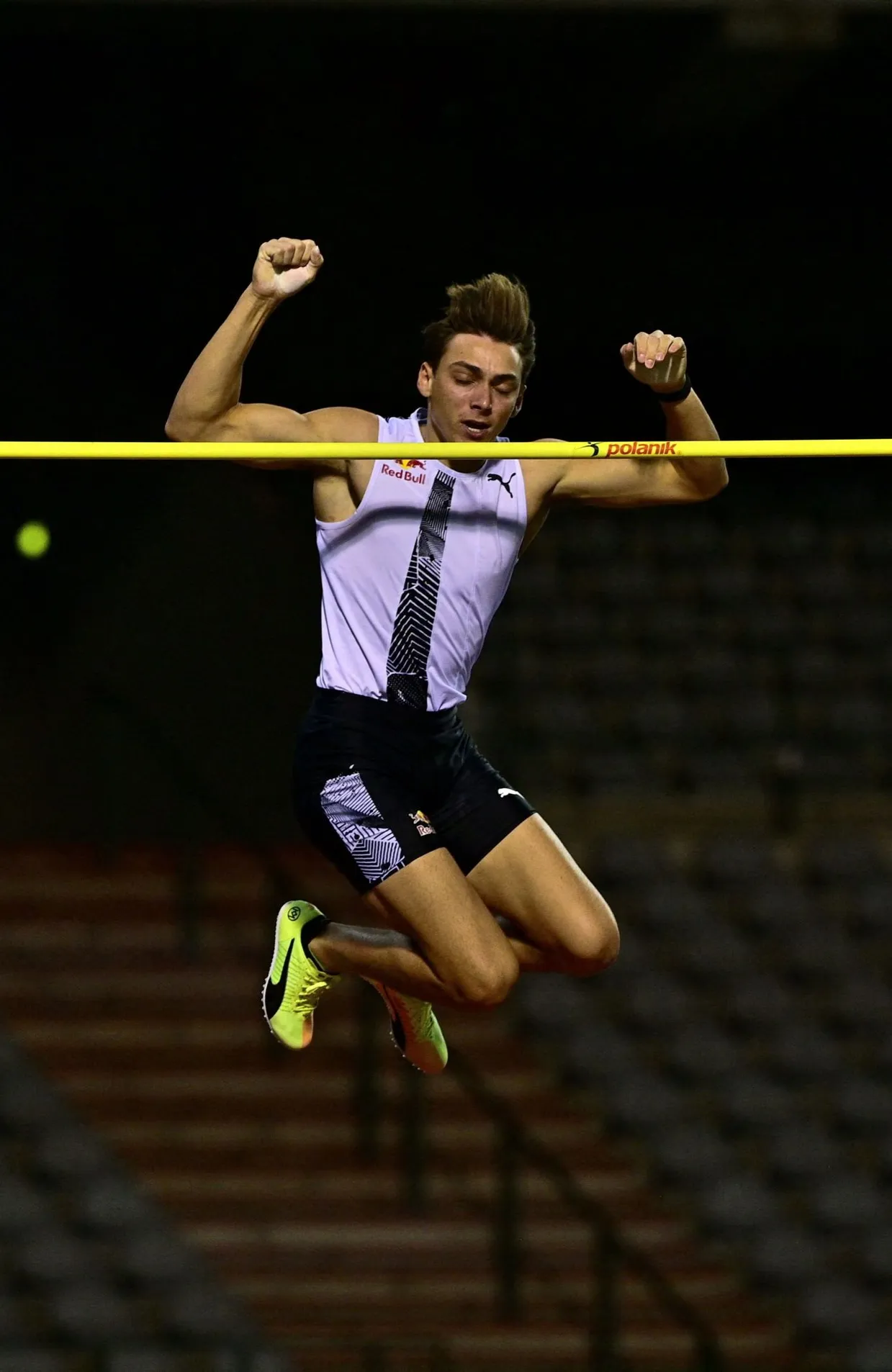 L'ogre Duplantis bat le record du monde de la perche pour la treizième ...