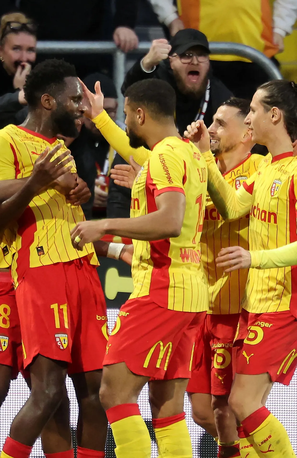 Nathan Ngoy offre la victoire à Lille dans les arrêts de jeu, Thomas ...