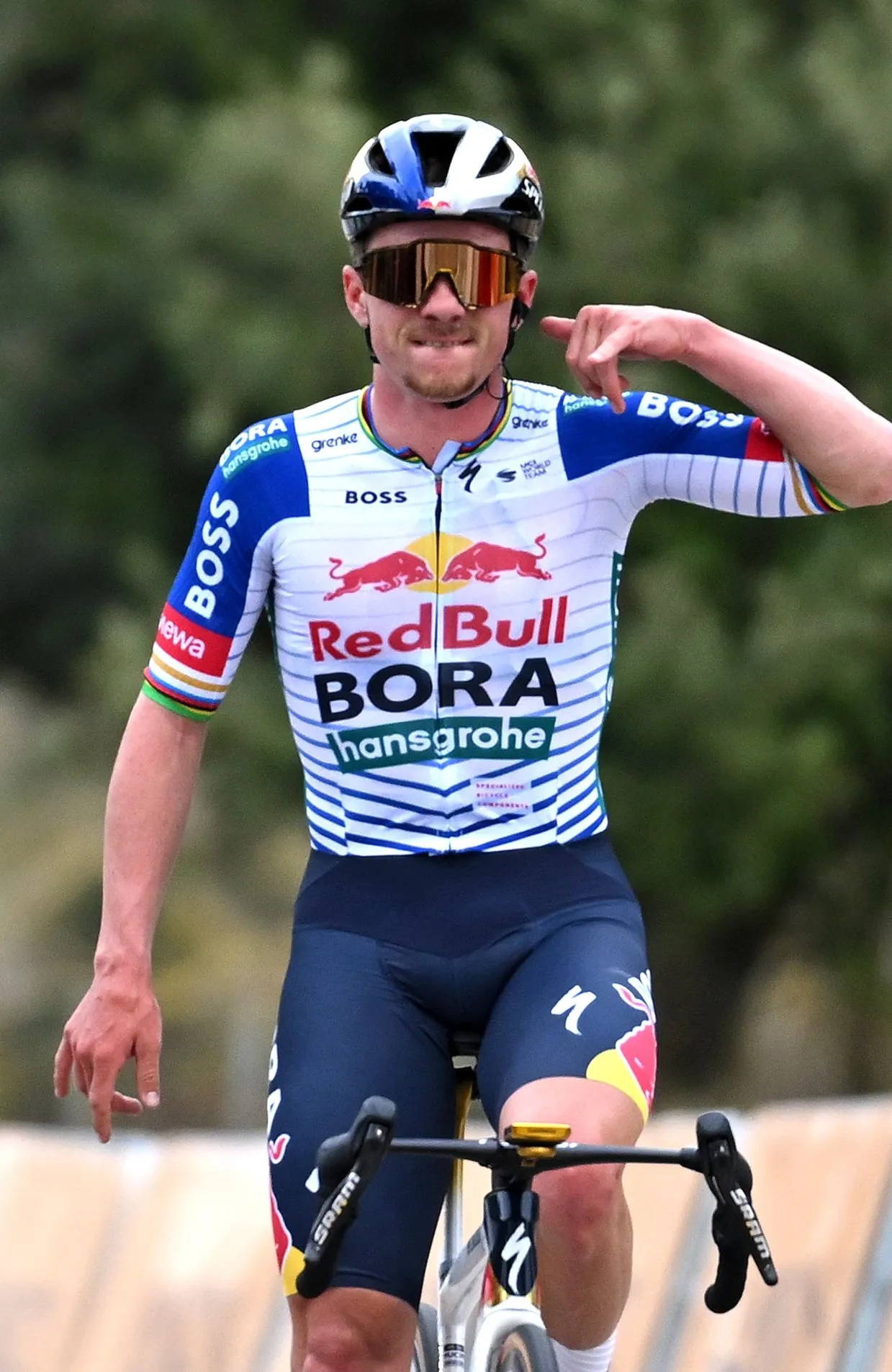 NBA : Paul George suspendu 25 matches pour utilisation d'un médicament ...