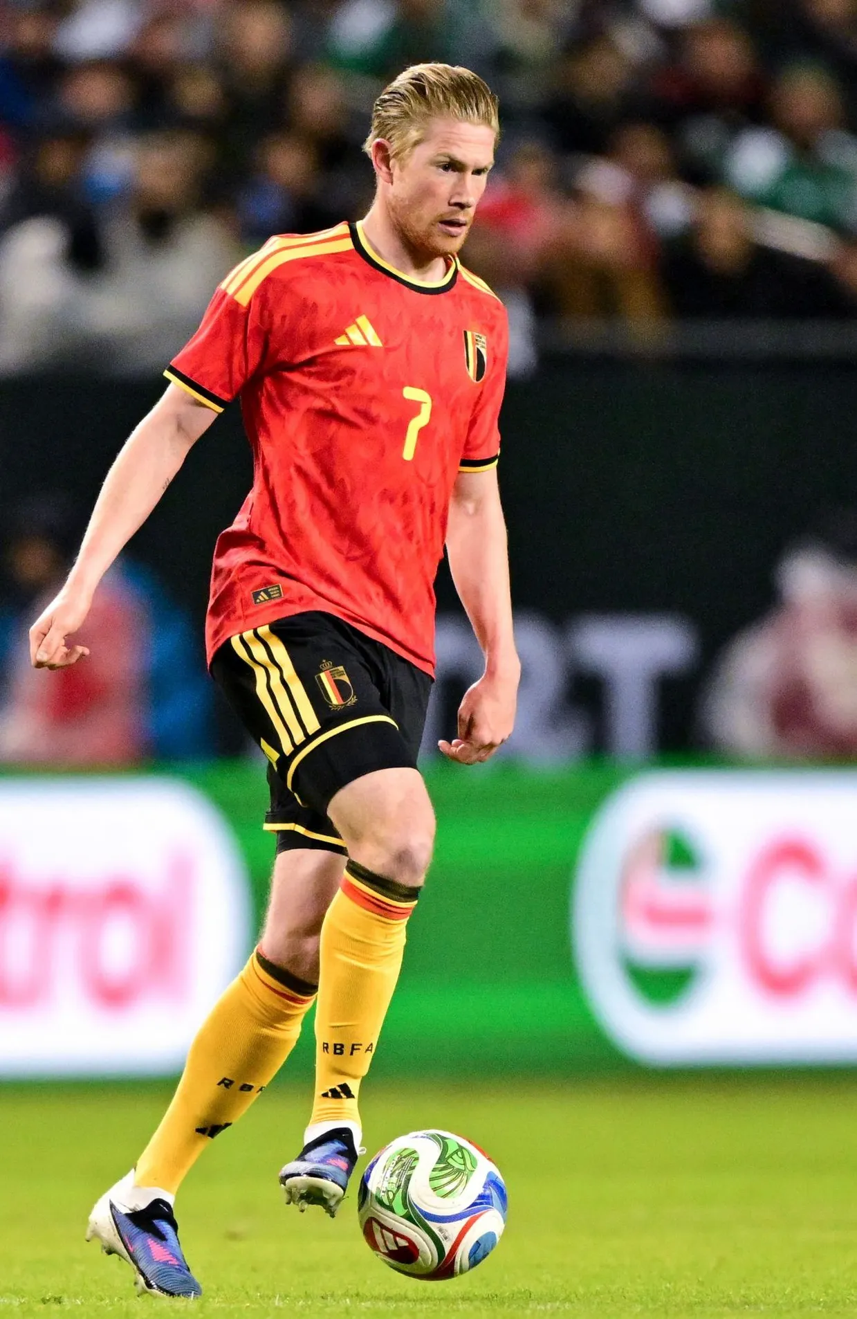 Deux mi-temps, deux visages : menés, les Diables Rouges corrigent les ...