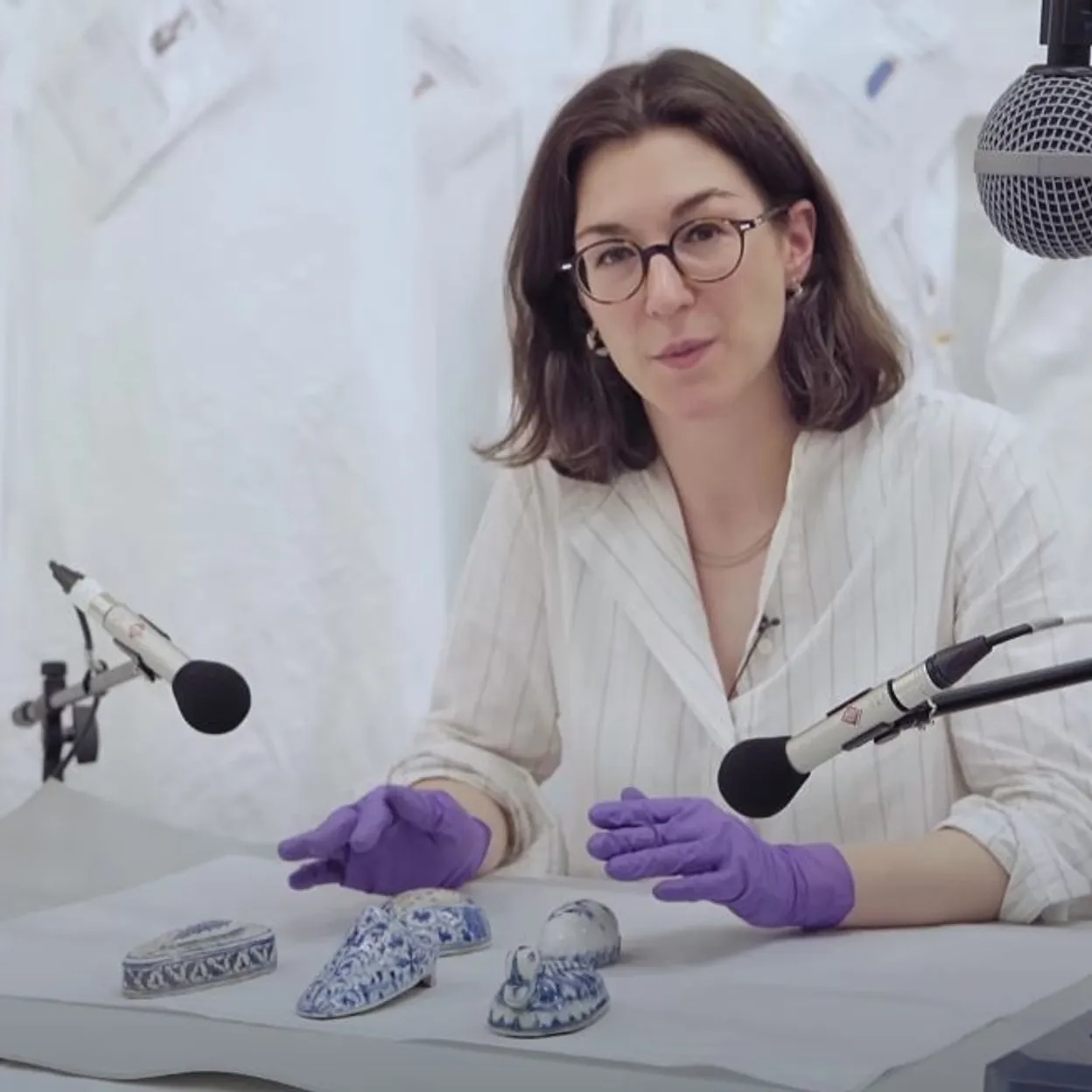 Grâce à l’ASMR, le Victoria and Albert Museum offre à son public un ...