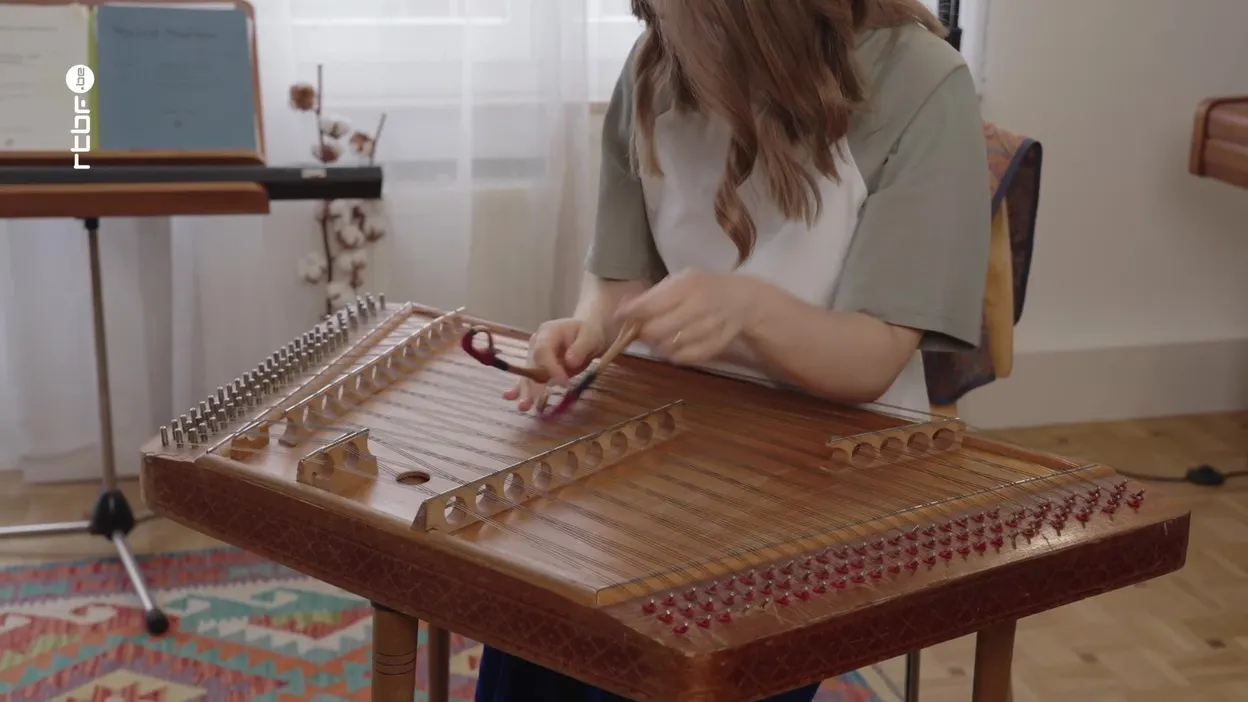 Connaissez-vous le cymbalum, instrument à la sonorité envoûtante venu ...