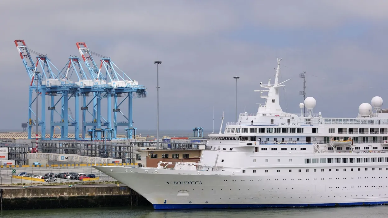 Grève des pilotes maritimes : une centaine de navires attendent d ...