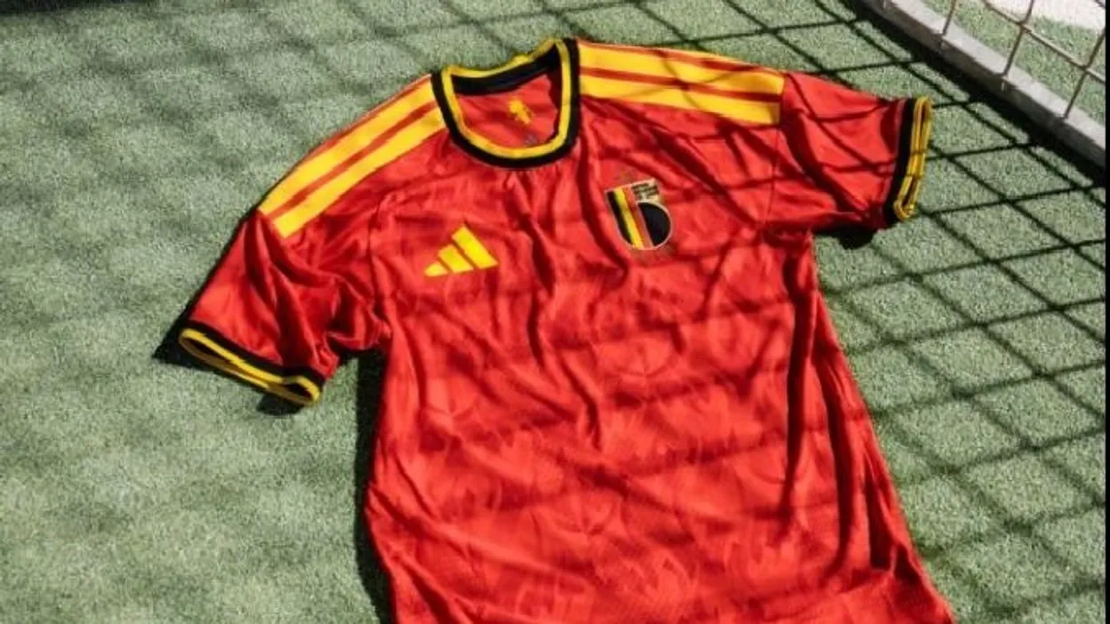 Nouveau maillot pour les Diables Rouges et les Red Flames : des ...