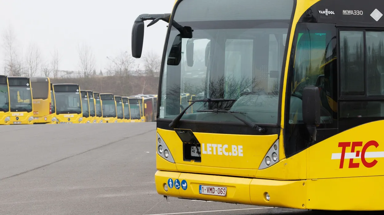 Le réseau bus TEC reste fortement perturbé ce lundi - RTBF Actus