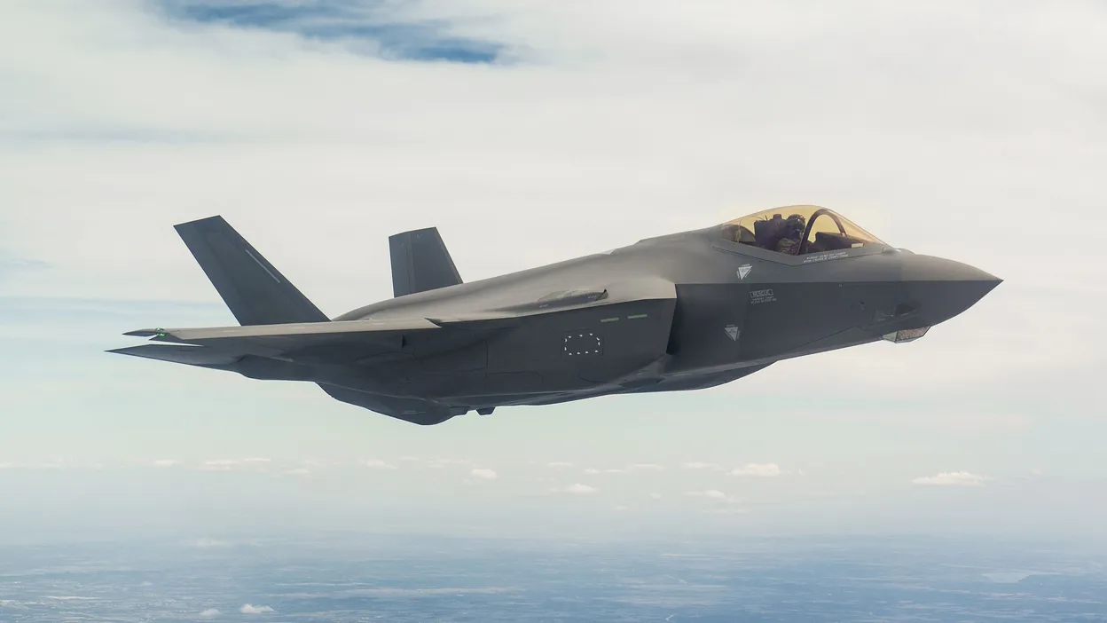 Les deux premiers F-35 seront livrés à la Belgique avec au moins six mois de retard - RTBF Actus
