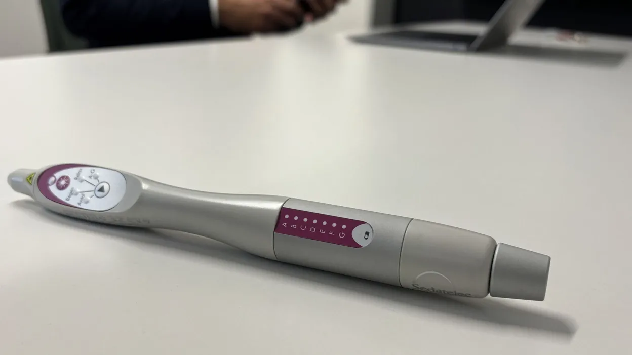 Arrêter de fumer grâce à un laser dans l’oreille, c’est possible ? Nous ...