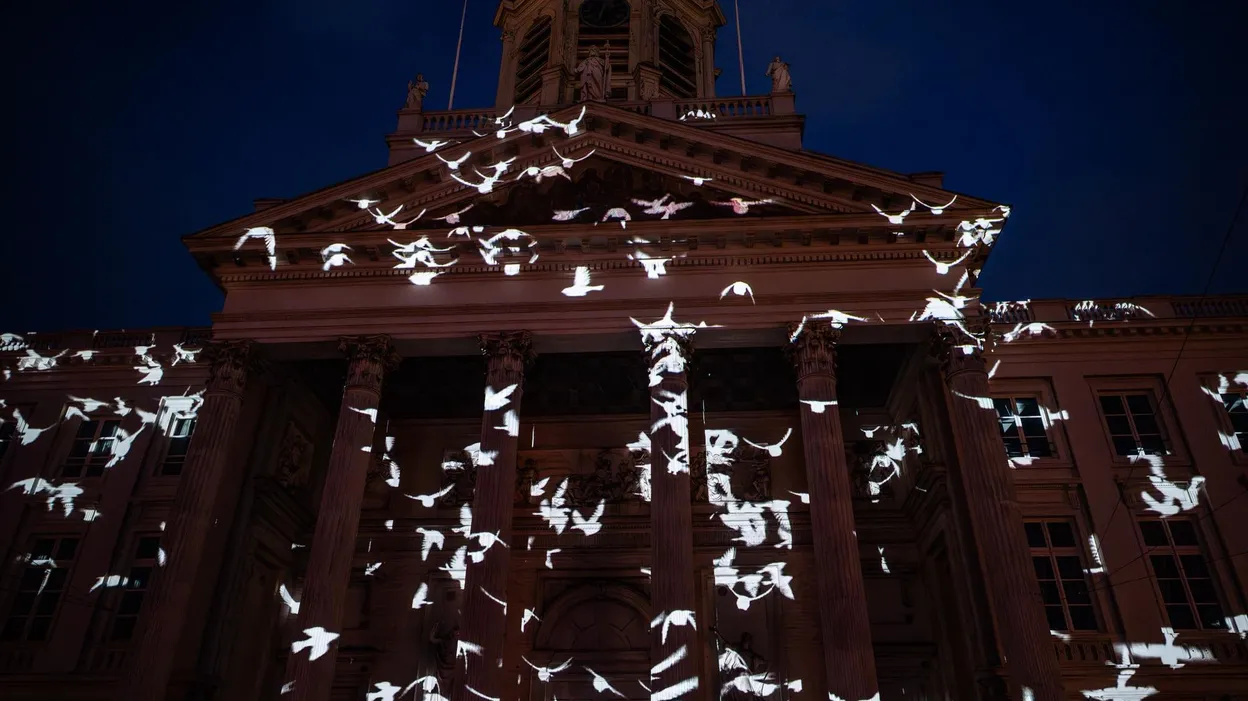 Bruxelles s’illumine pour les 10 ans du Bright Brussels Festival - RTBF ...