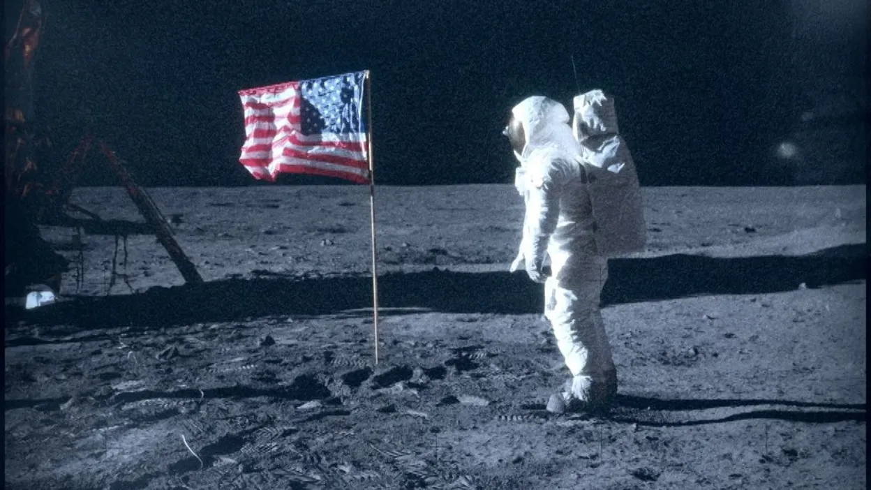 Comment la théorie complotiste du Moon Hoax s’est-elle propagée ...