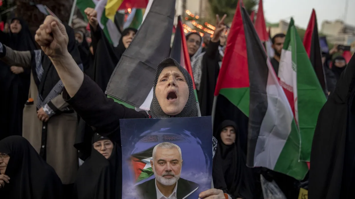 Guerre Israël-Gaza : des milliers de Marocains manifestent après la mort du chef du Hamas en ...