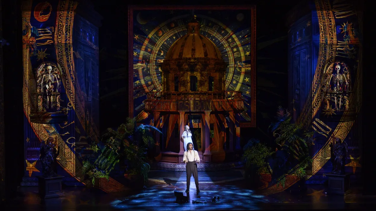 ' Faust ', Méphistophélès tire les fils de l'horreur en démon amusé et ...