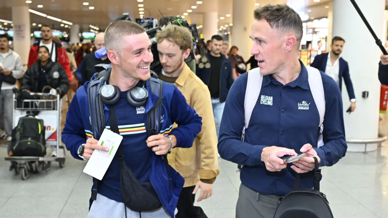 Historique ! Remco Evenepoel remporte le contre-la-montre de l’Euro et signe un quadruplé inédit ...