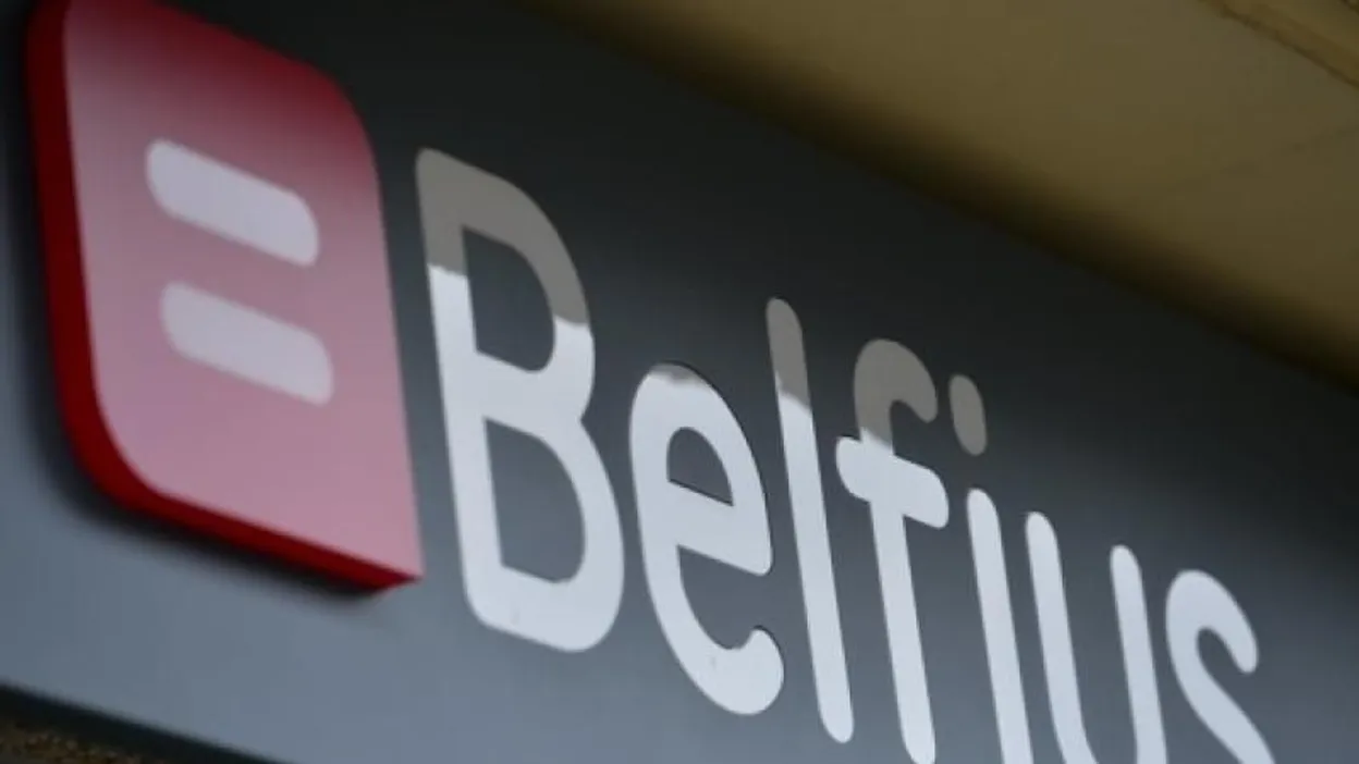 Belfius augmente le prix de son service bancaire de base - RTBF Actus