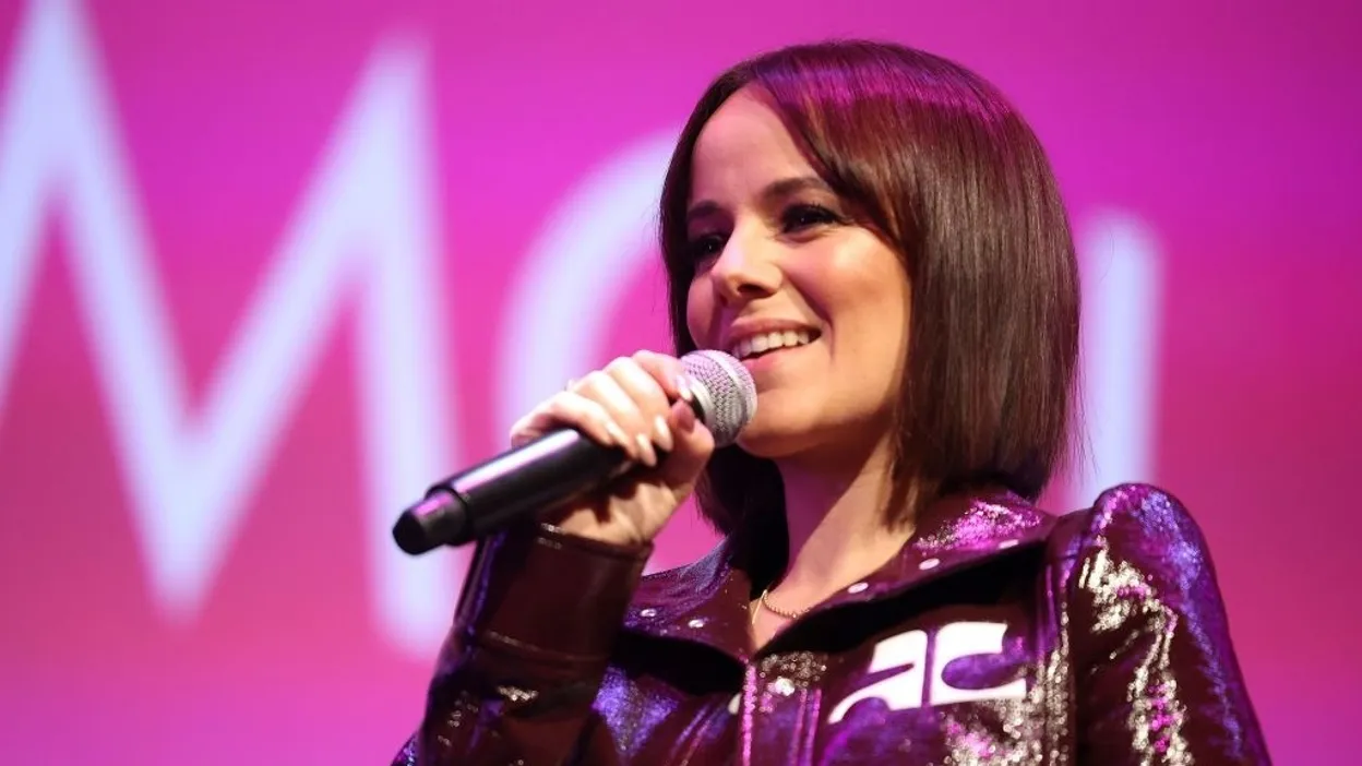 On l'avait pressenti : Alizée revient sur scène pour les 25 ans de son ...