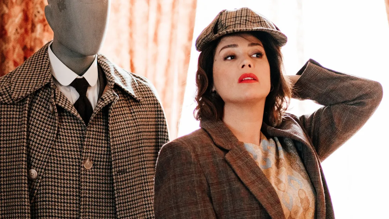 Trois choses à savoir sur Lola Dewaere, héroïne de la série 'Mademoiselle Holmes' - RTBF Actus