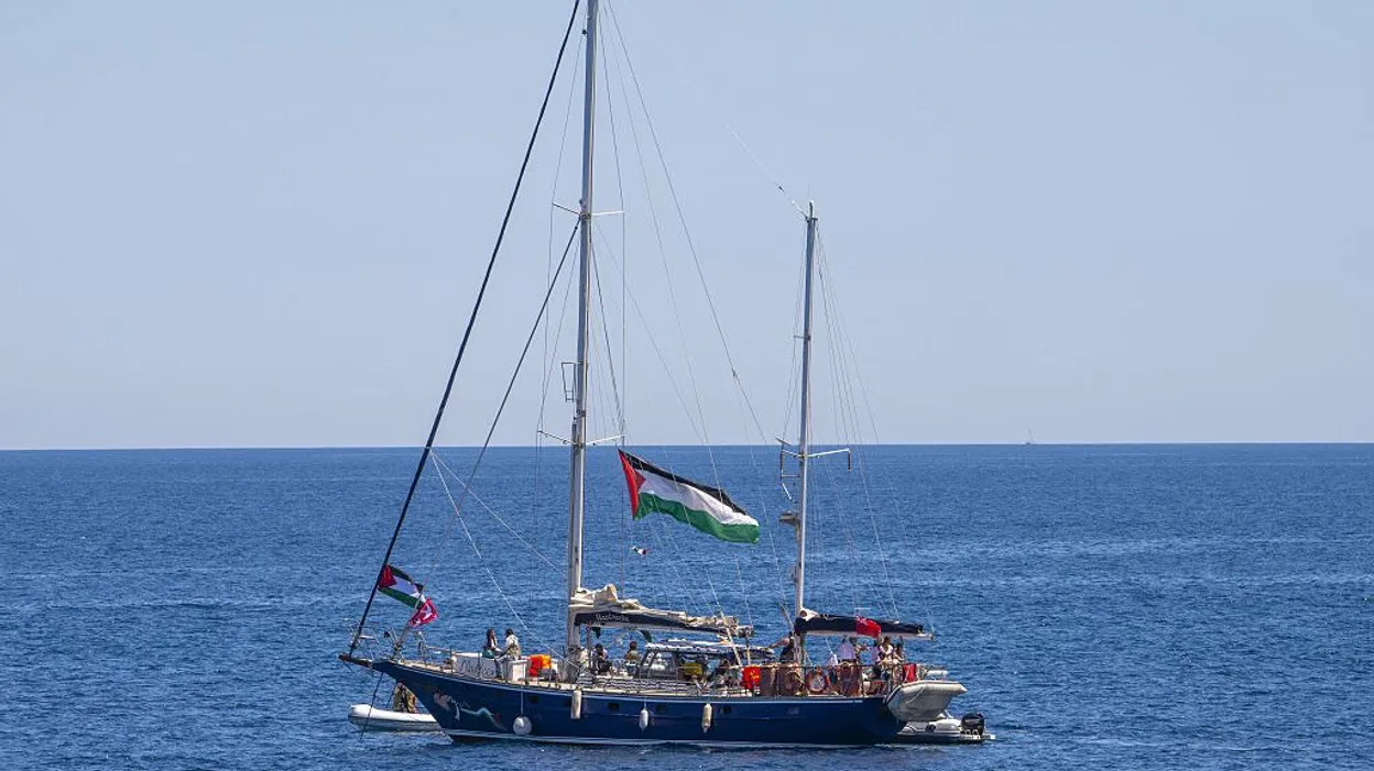 Israël avait-il le droit d’arraisonner le bateau Madleen en route pour ...
