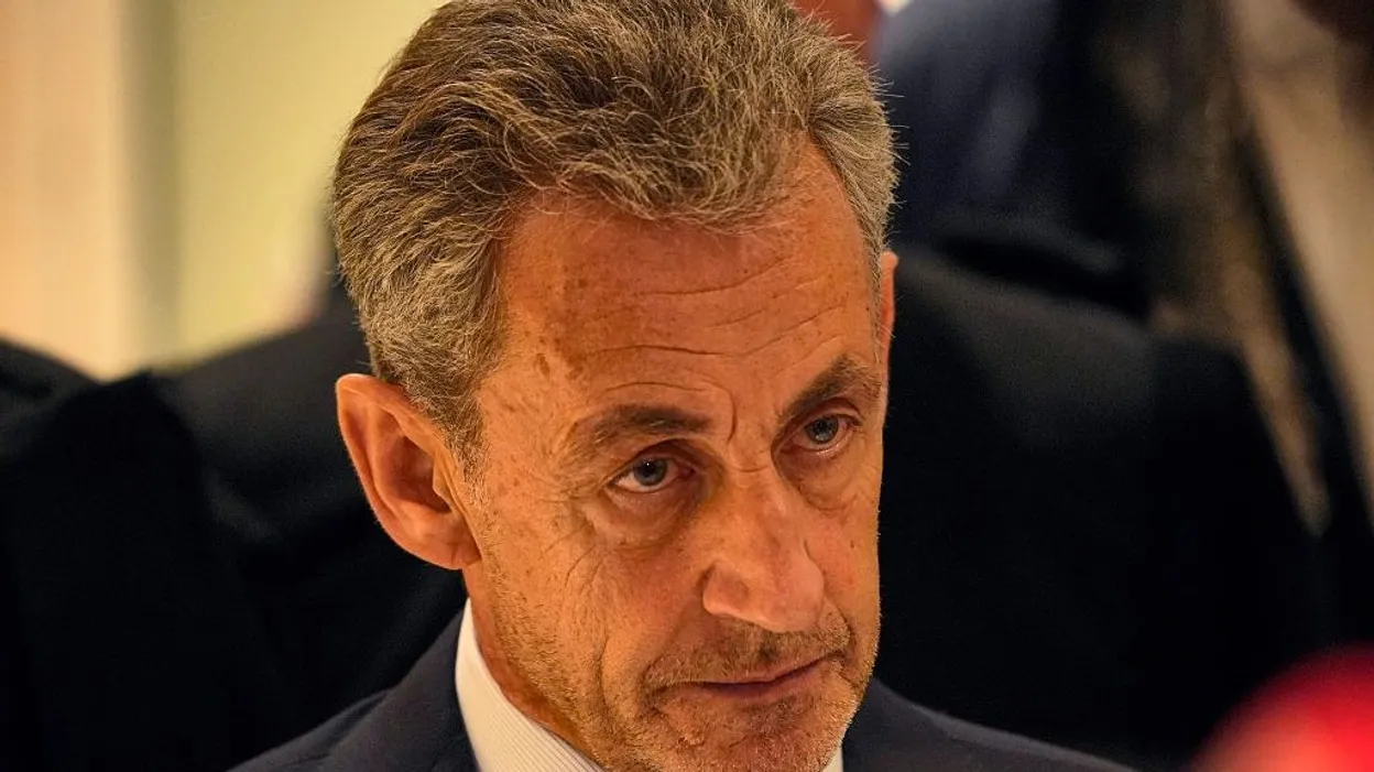 Nicolas Sarkozy, premier président français derrière les barreaux ...