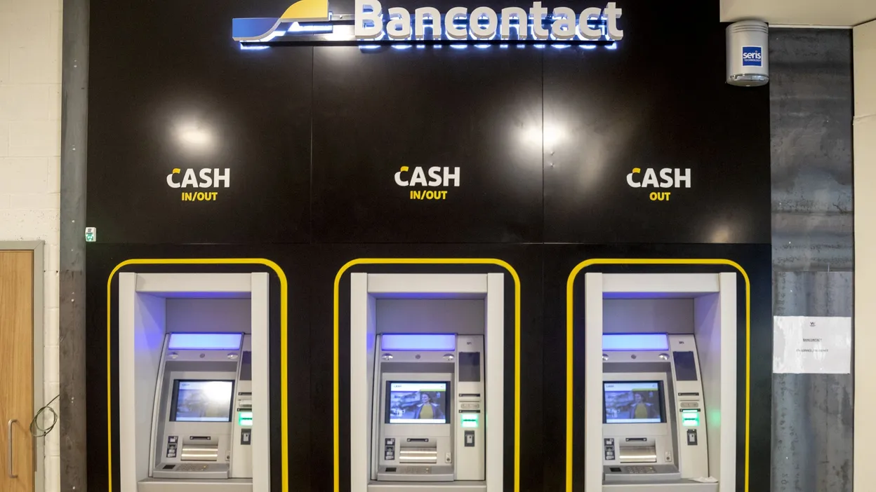 Distributeurs de billets : à mi-chemin de leur déploiement, Batopin ...