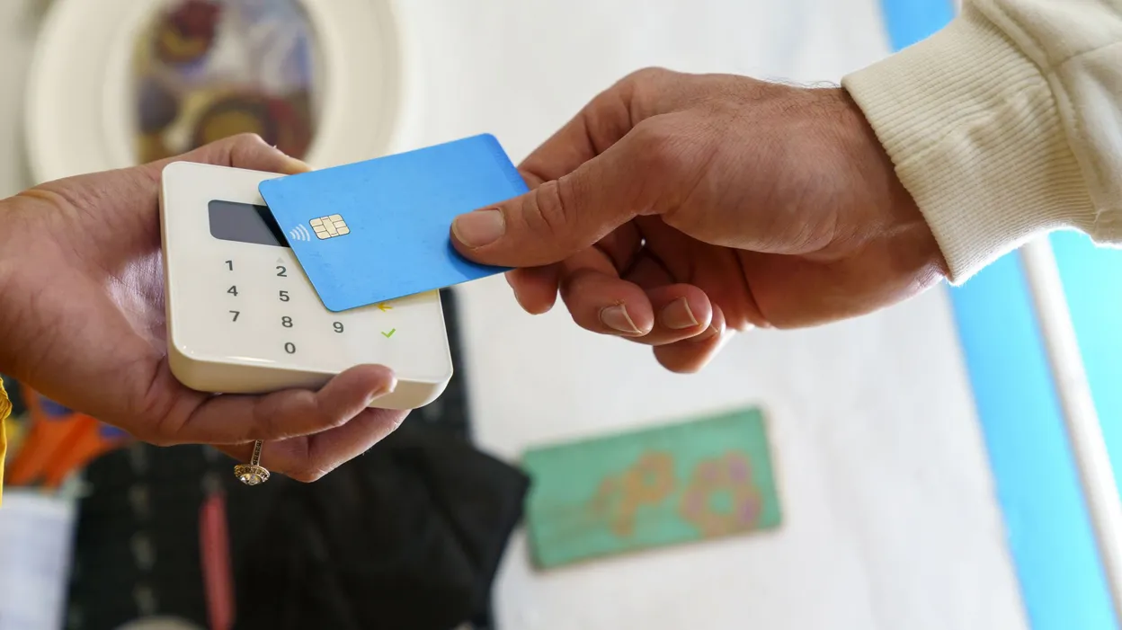 Paiements électroniques : la fin du cash ? C’est loin d’être le cas ! - RTBF Actus