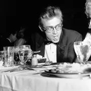 James Dean : 10 photos rares, 70 ans après sa mort - RTBF Actus