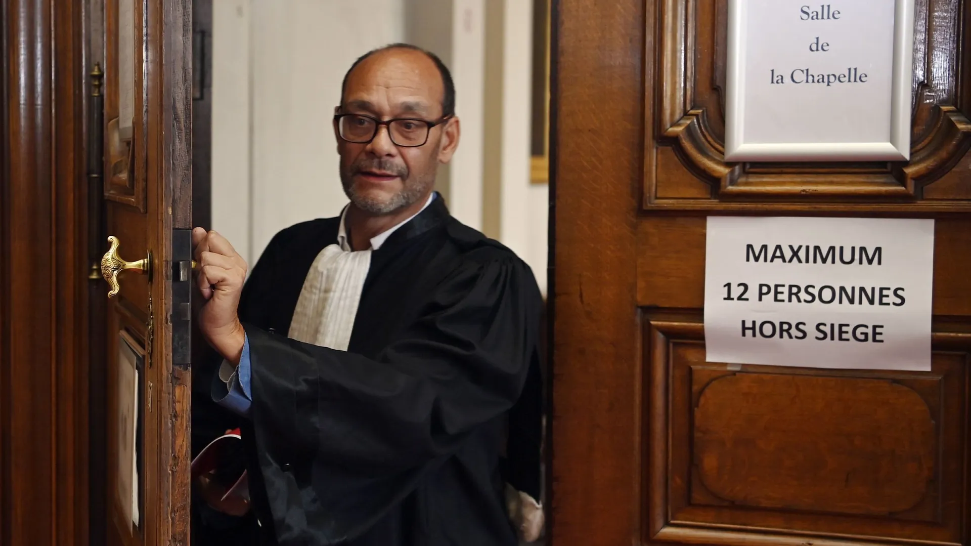 L’avocat Marc Uyttendaele reconnaît un geste inapproprié envers une ...