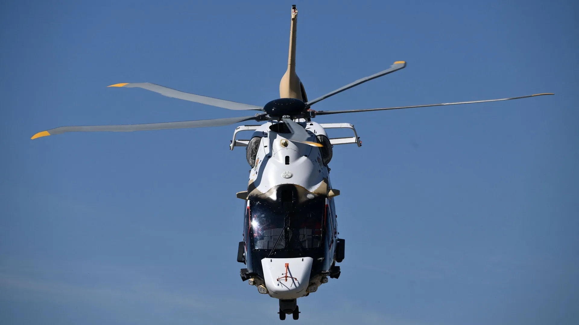 Défense en France : Airbus dévoile le 'Guépard', l'hélicoptère qui ...