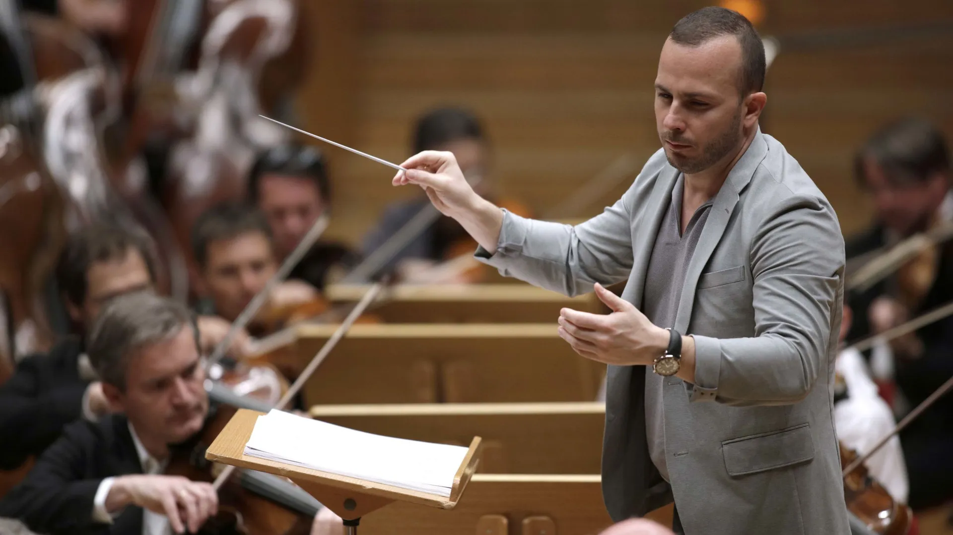 La grande soprano Renée Fleming renonce à sa tournée européenne à cause ...
