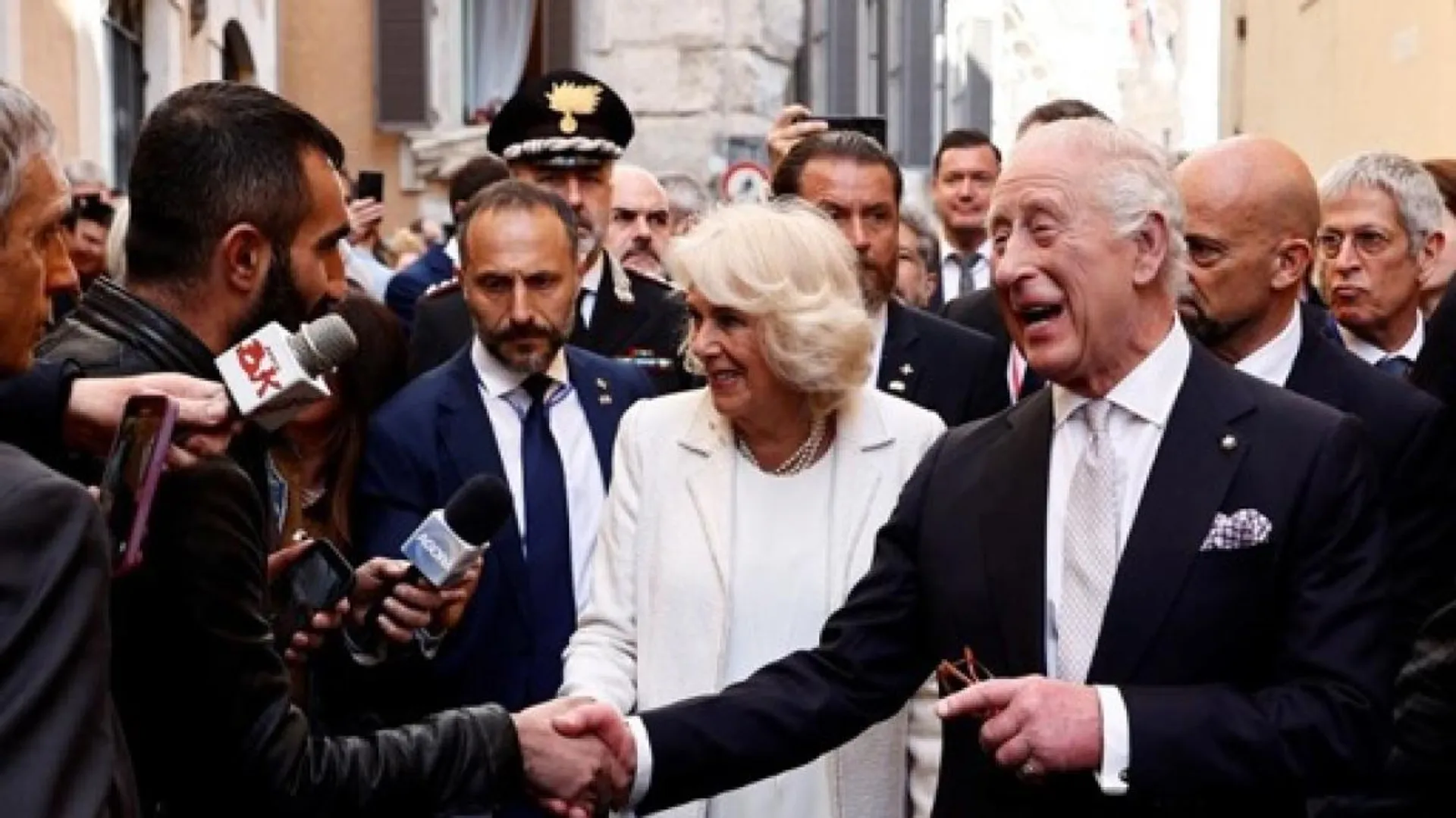 Au Vatican, Charles III et Léon XIV font prière commune : pourquoi a-t ...