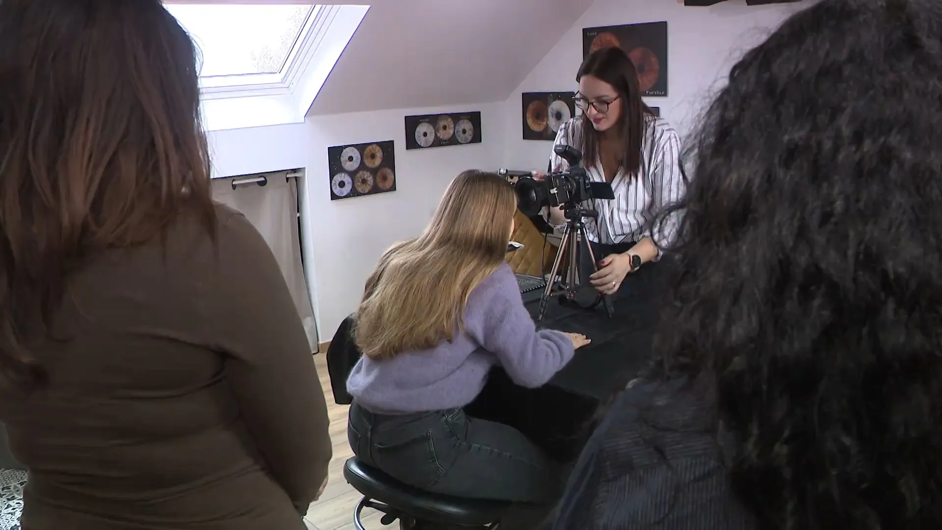 Un cliché unique de vos yeux ? Les studios surfent sur la tendance du regard captivant - RTBF Actus