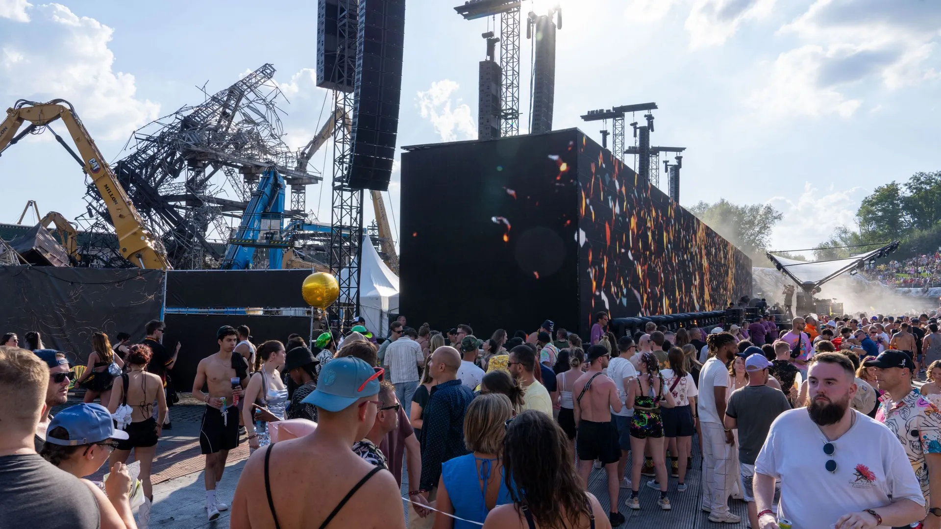 Tomorrowland a ouvert ses portes, la nouvelle scène dévoilée : quelques ...