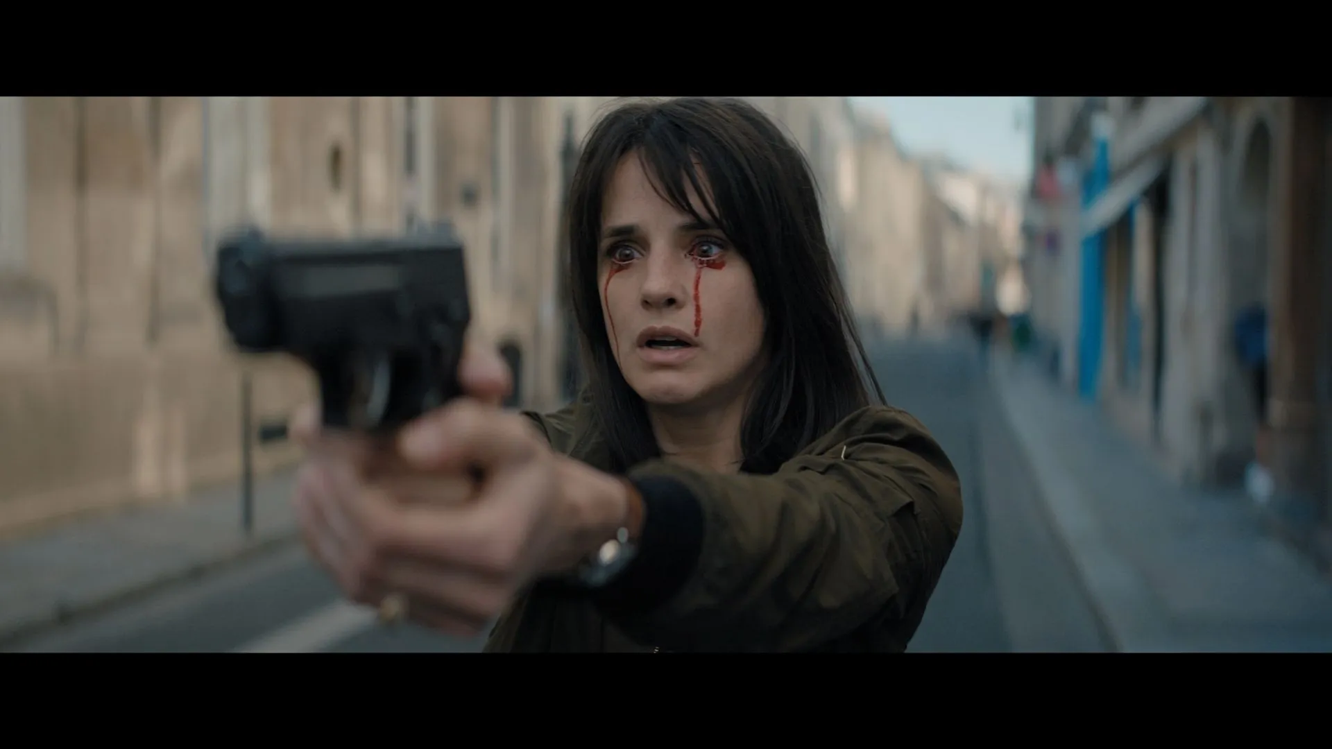 'Syndrome E' : le roman de Franck Thilliez se décline en série avec ...