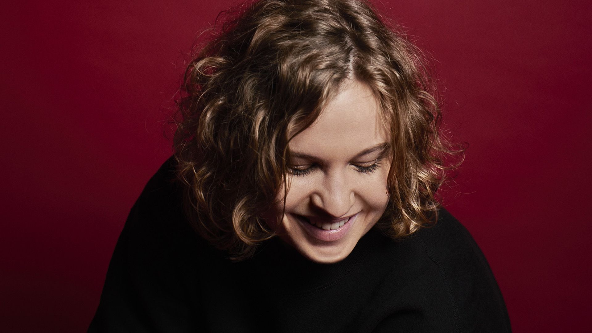 Emma Peters en Belgique avec son album 'Tout de suite' - RTBF Actus