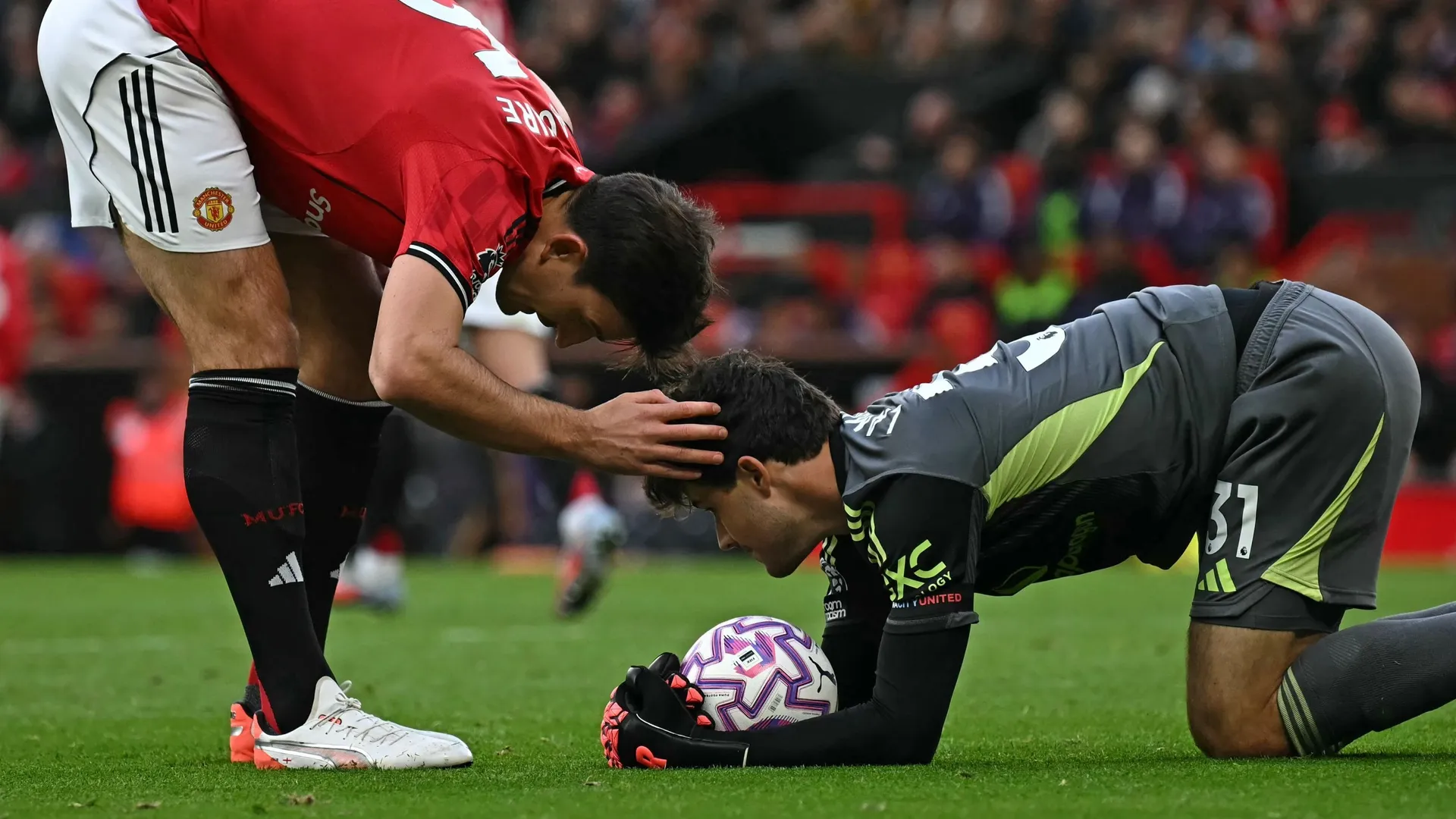 Ruben Amorim sur les débuts de Senne Lammens à Manchester United : 'Il avait besoin de temps ...