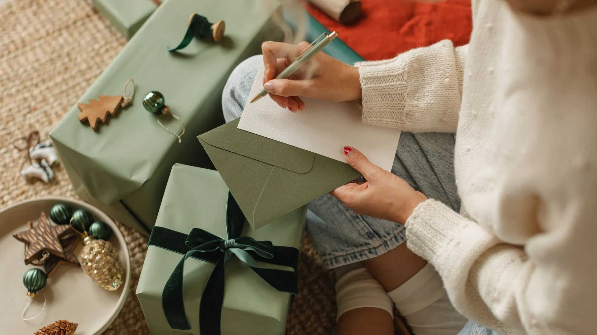 Opération Papa Noël : des milliers d’enfants précarisés ont pu déballer ...