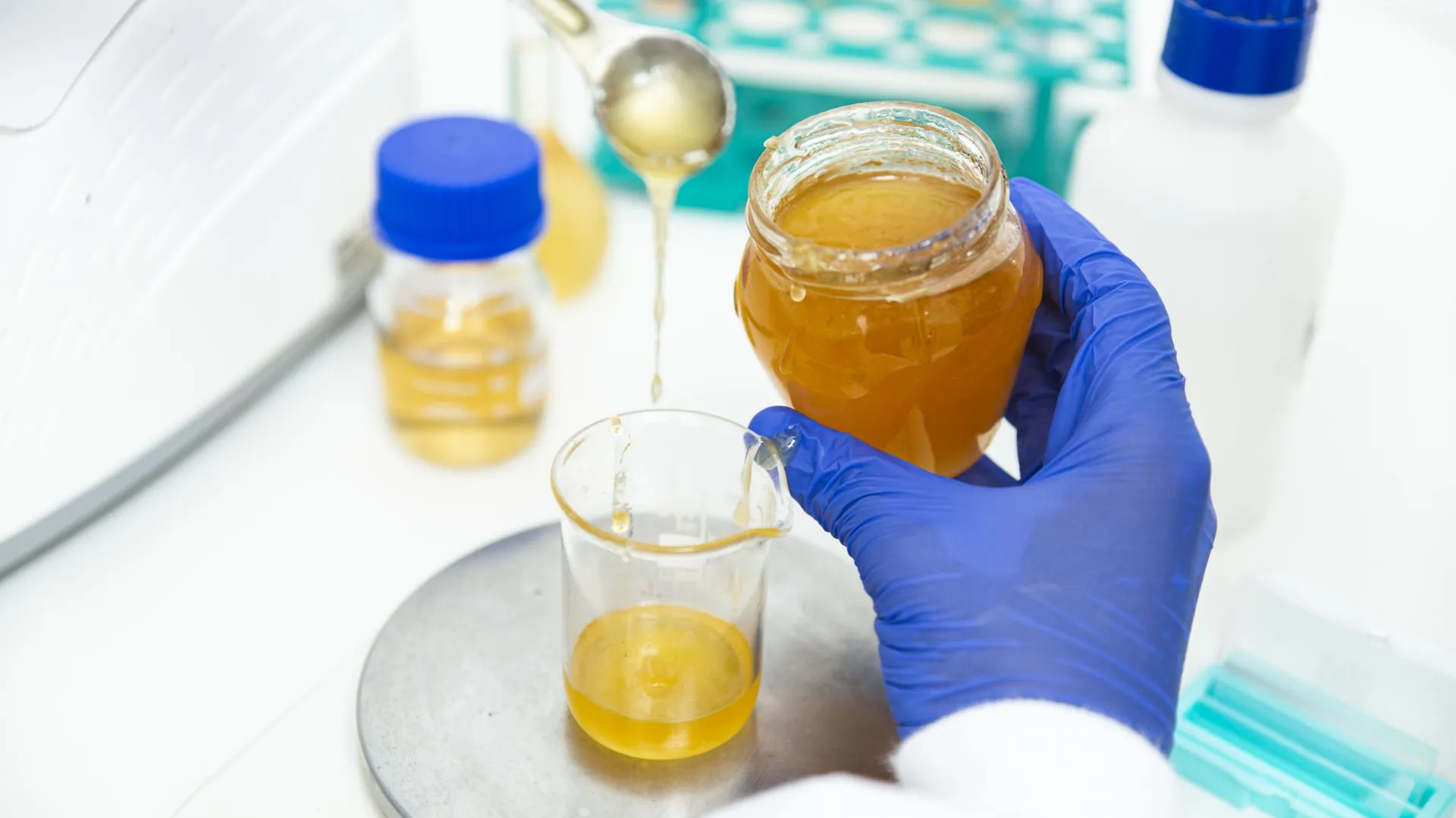 PFAS : 28.000 citoyens interpellent Jean-Luc Crucke pour mettre fin à la production et à l ...