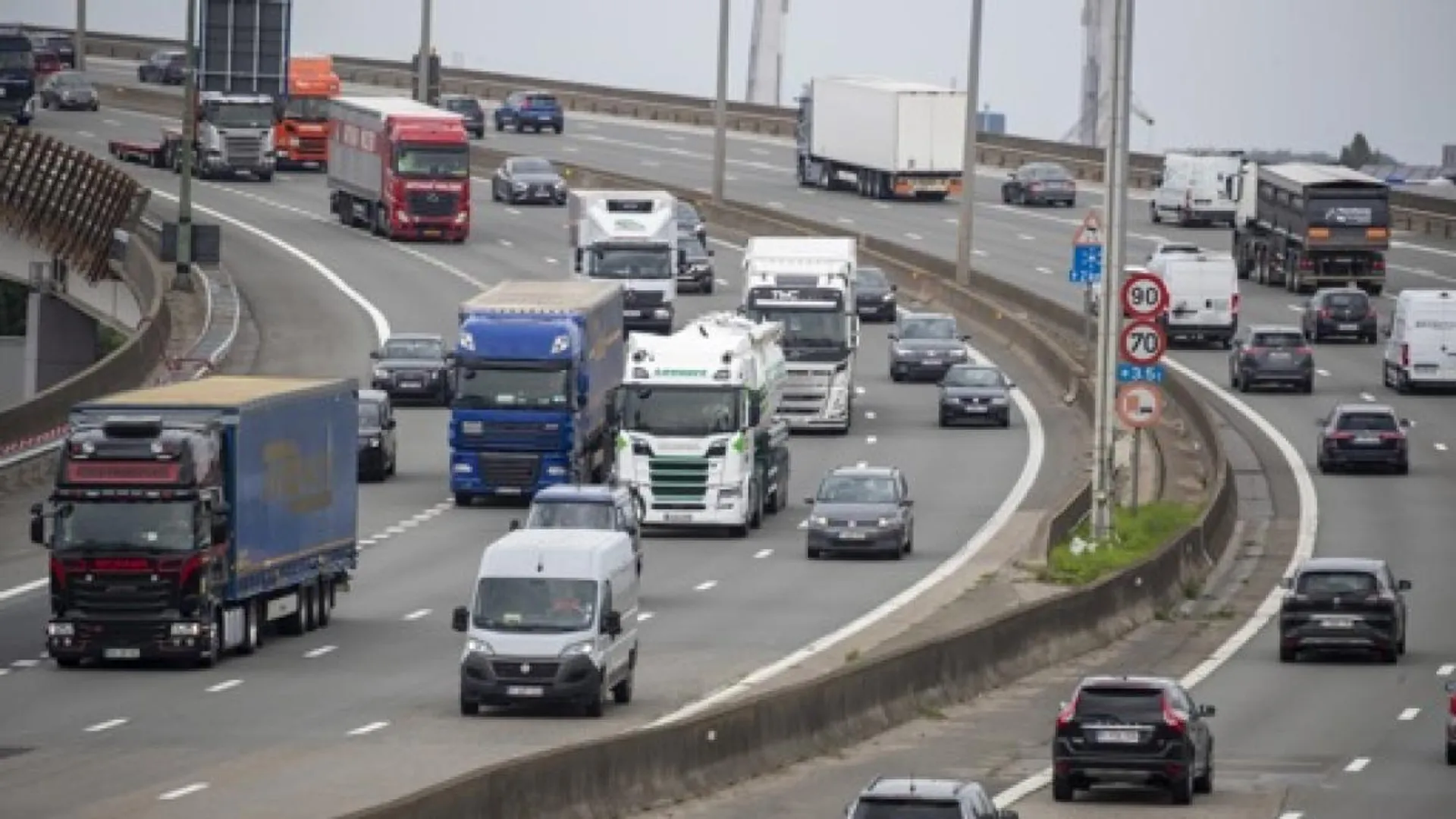 Et si la Terre n’était pas ronde ? Earth Not a Globe, l’exposition qui ...