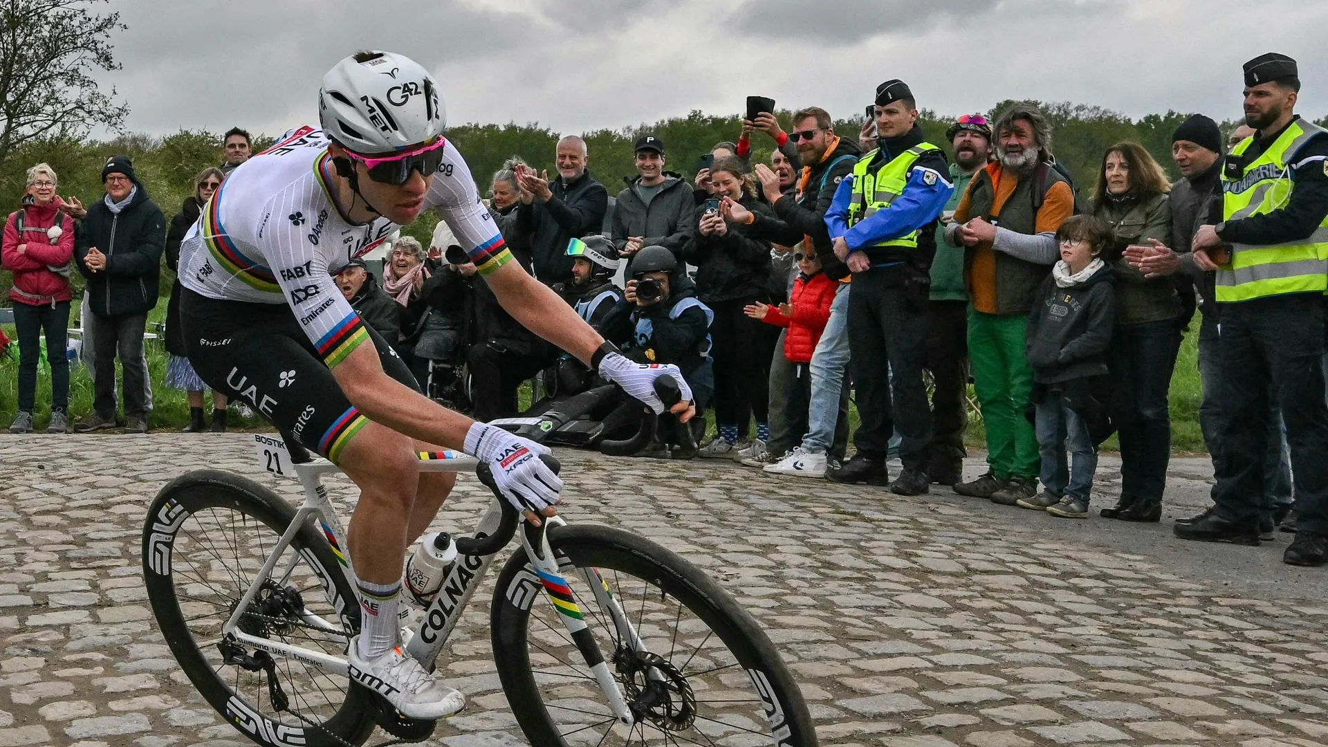 Tadej Pogacar sans doute à Paris-Roubaix en 2026 : 'Je suis motivé à ...