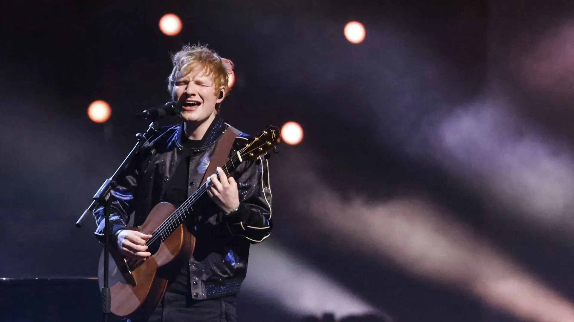 Royaume-Uni : Ed Sheeran en concert pour clôturer les célébrations du ...