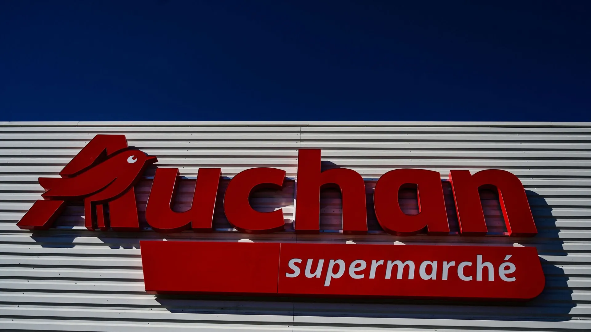 France : le plan social géant d’Auchan invalidé par la justice ...