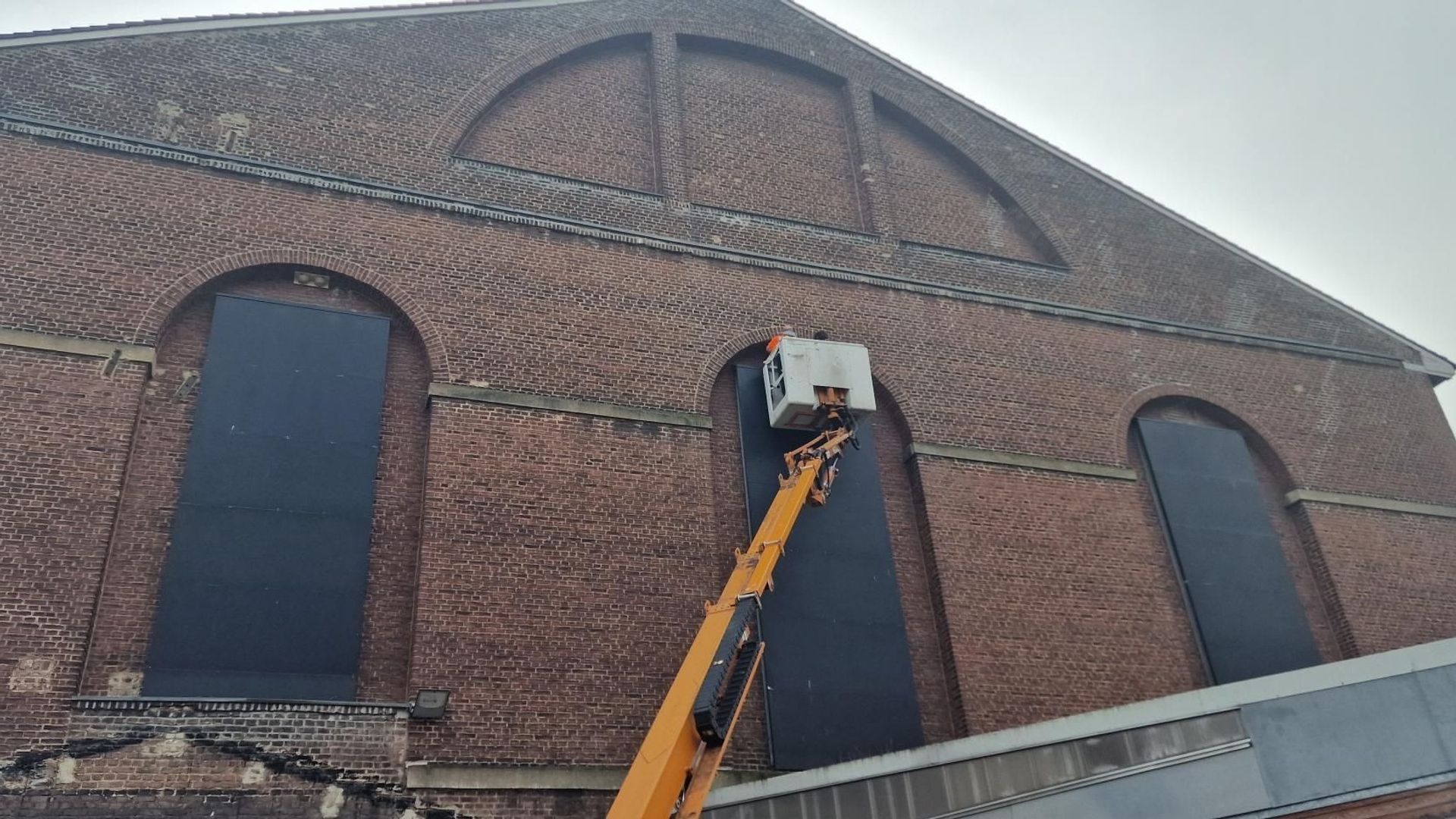 Liège : de nouveaux nichoirs artificiels sur le Manège Fonck pour ...