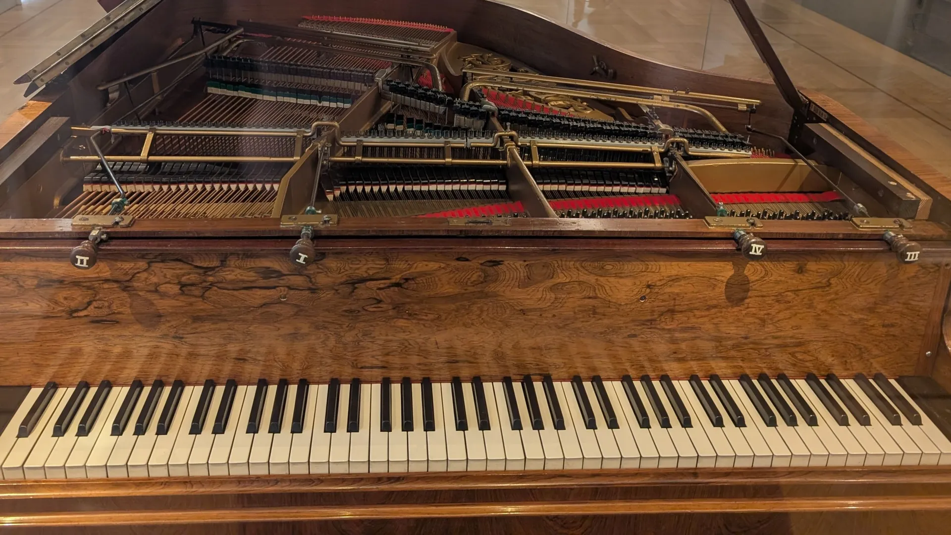 Le luthéal de Georges Cloetens, une curieuse invention du 20e siècle ...