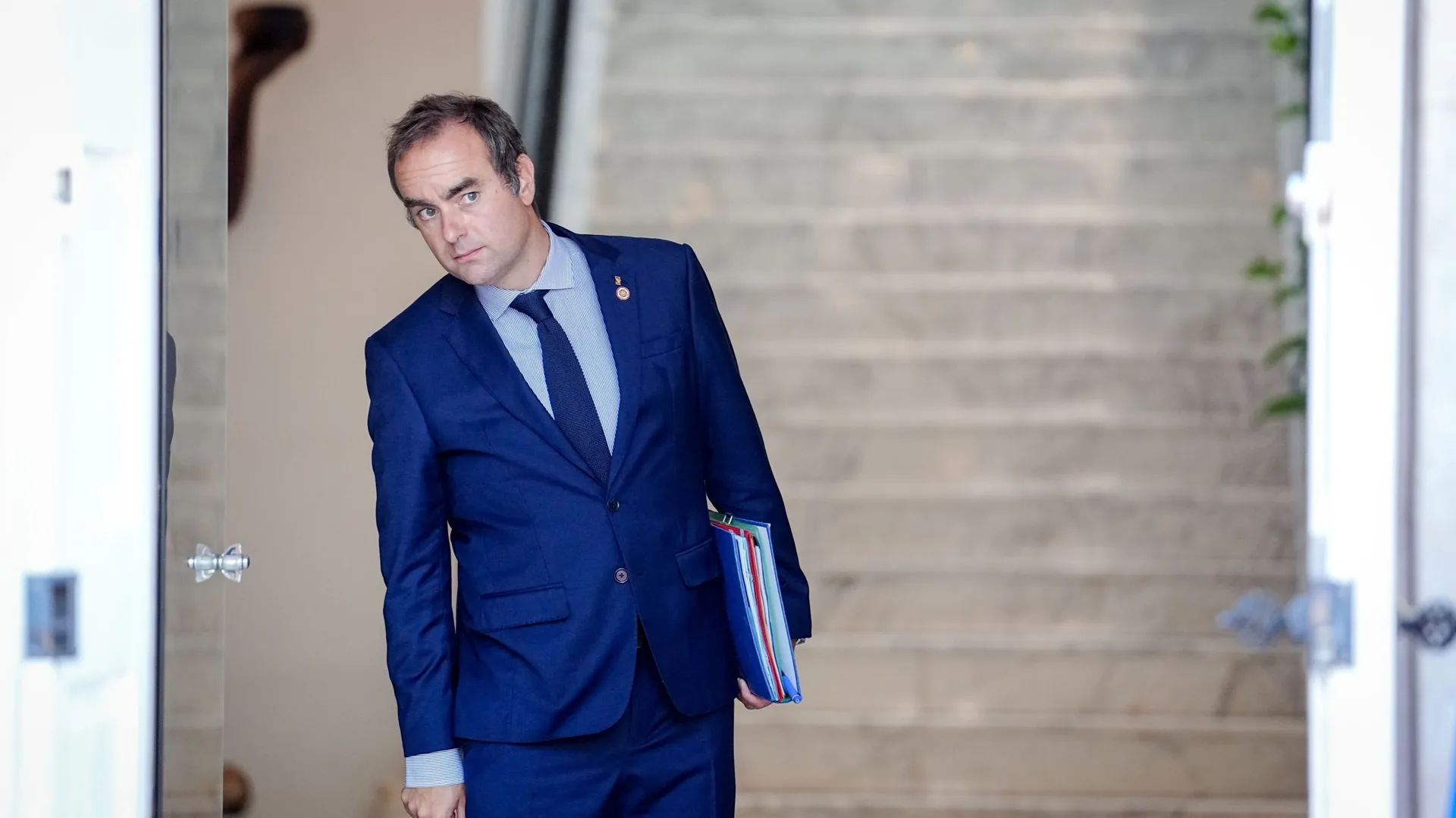 France : Sébastien Lecornu annonce qu’il renonce à la suppression des ...
