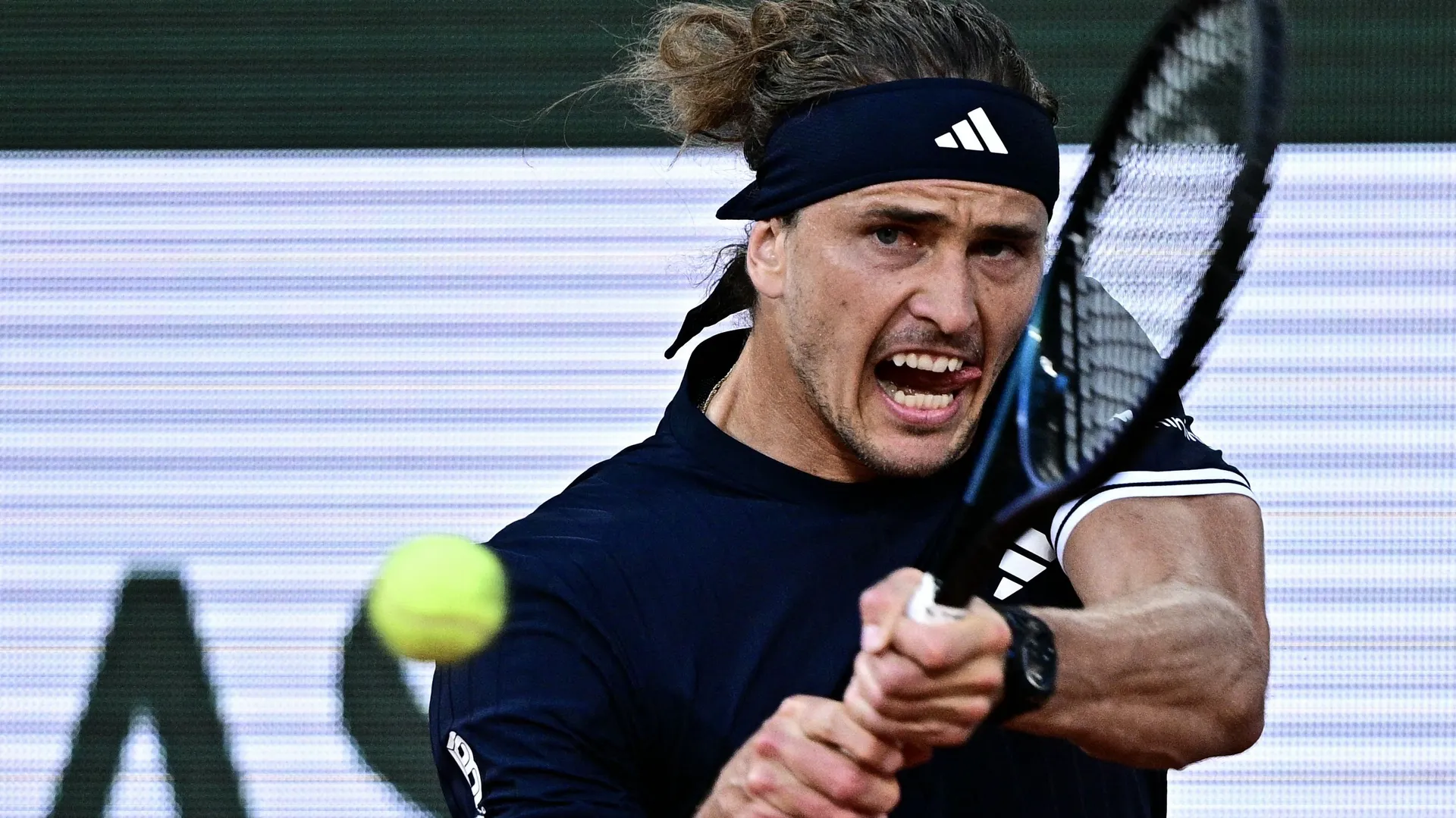 Exploit XXL à Roland-Garros : Raphaël Collignon élimine Ben Shelton en ...