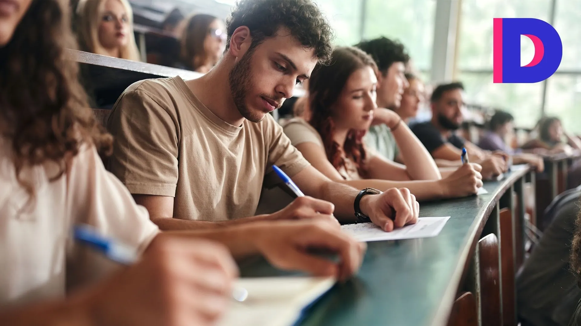 Bokep meeting inviting environment but the room is