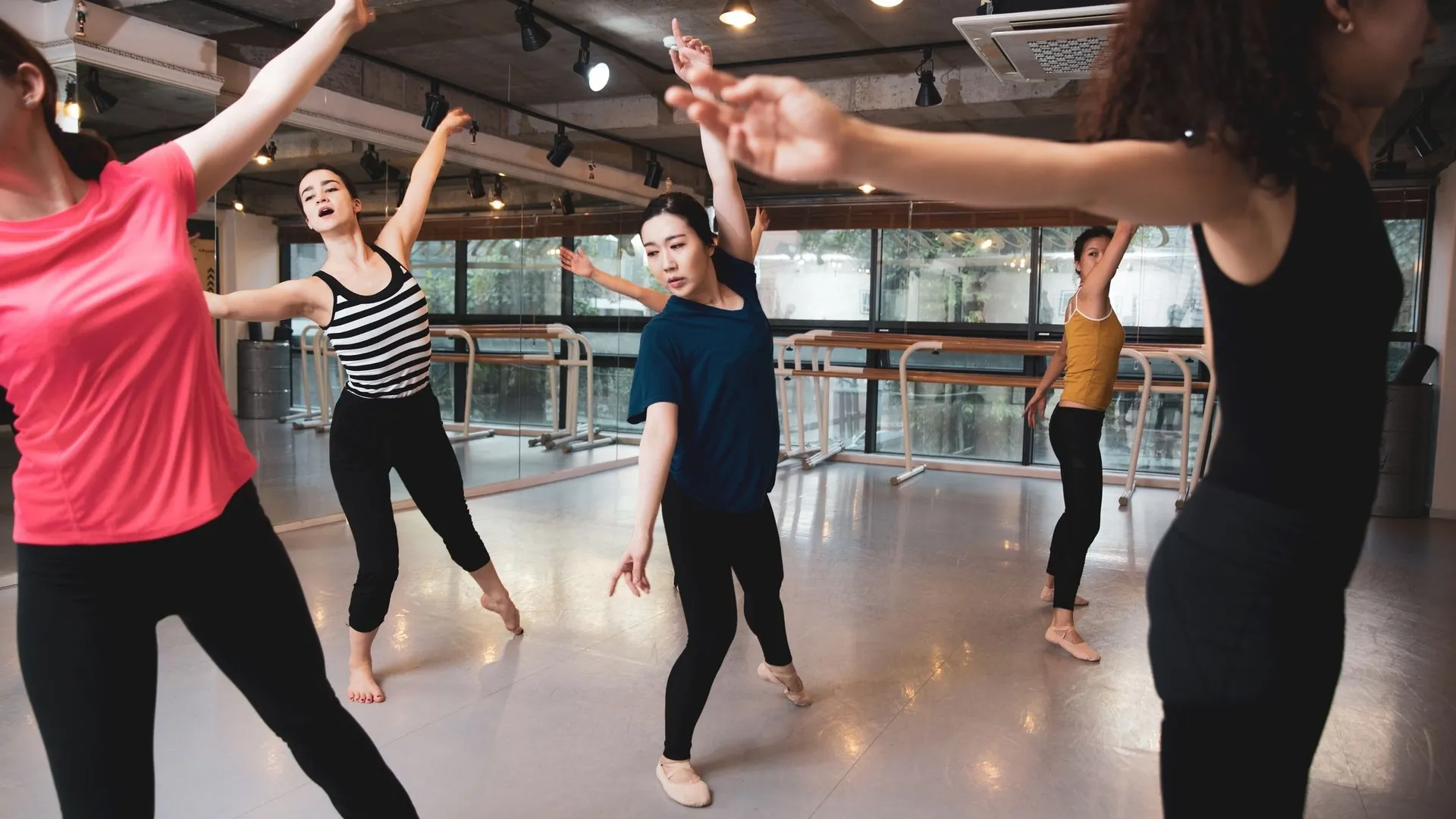 Le Fit'Ballet : un mixte entre la danse classique et le fitness ...