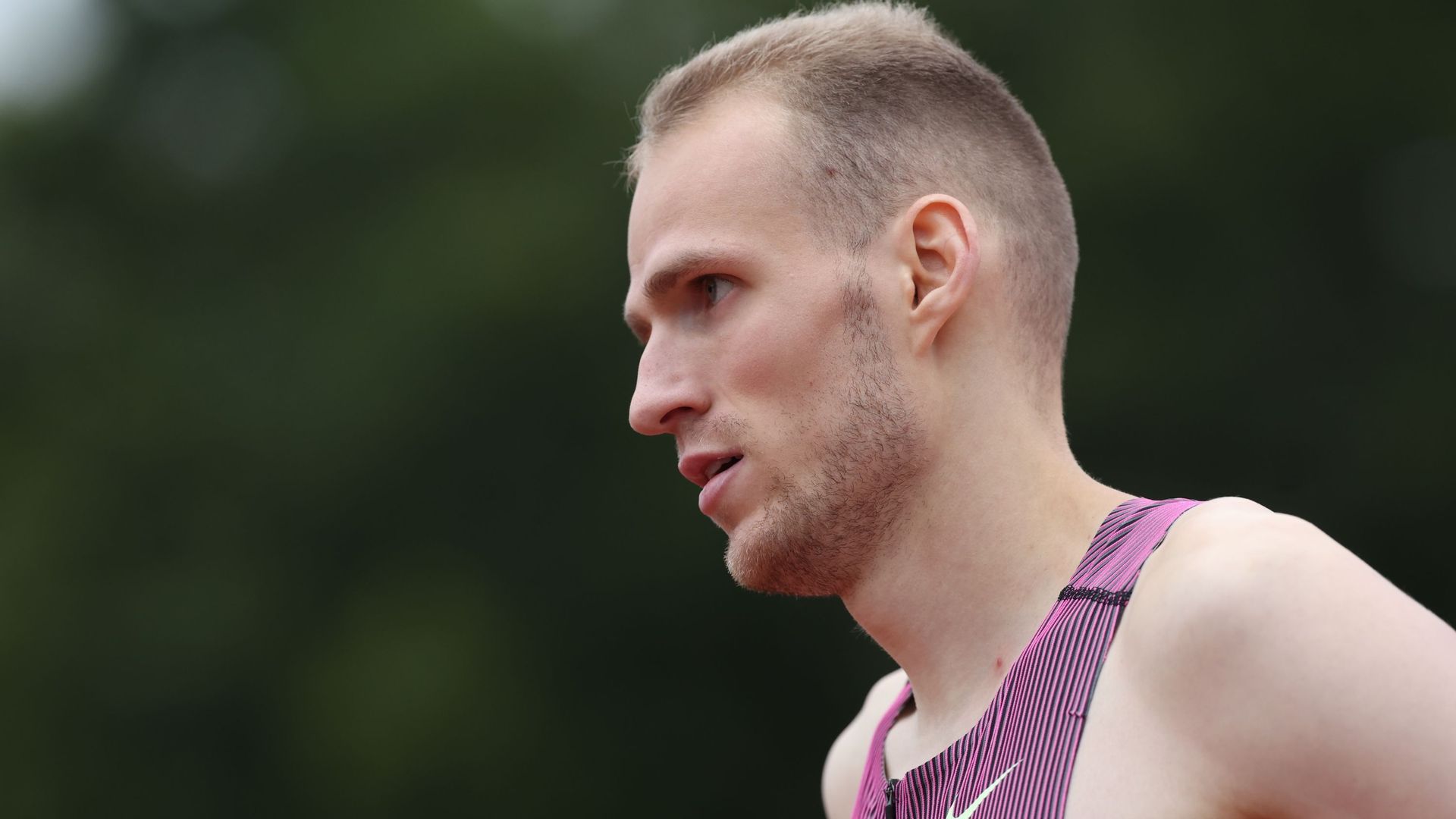 Énorme performance : Eliott Crestan bat le record de Belgique du 800m d ...