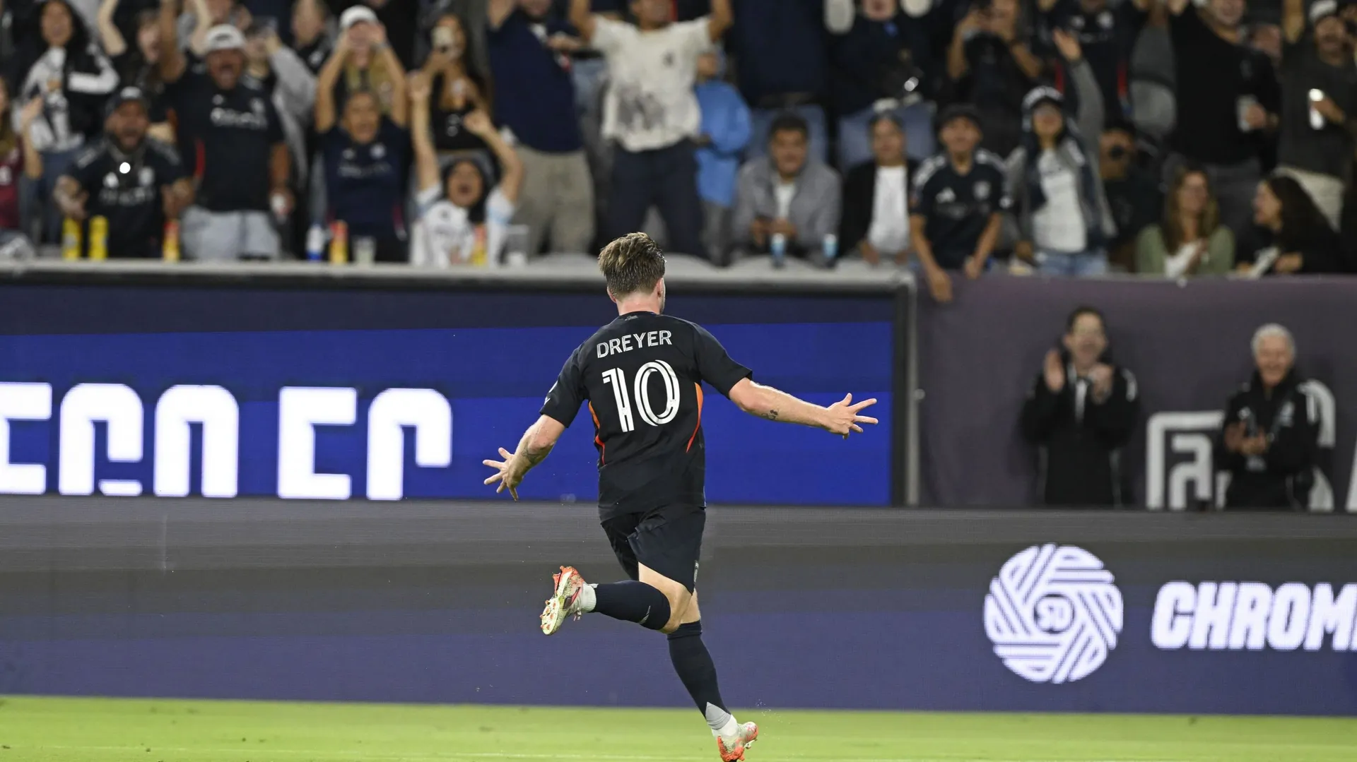 Hugo Cuypers à nouveau buteur avec Chicago Fire en MLS - RTBF Actus